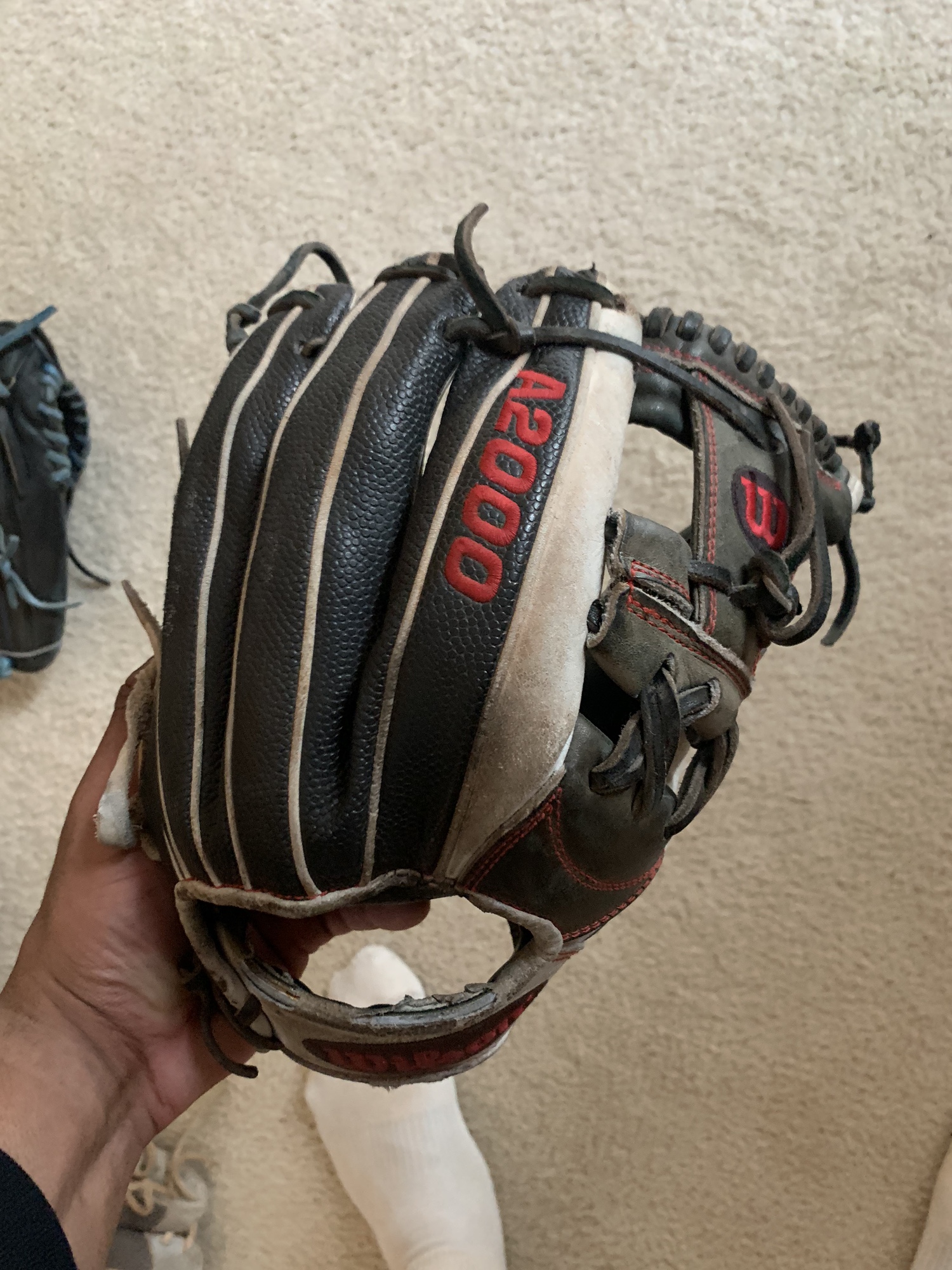 Infield 11.75" A2000 Baseball Glove | SidelineSwap