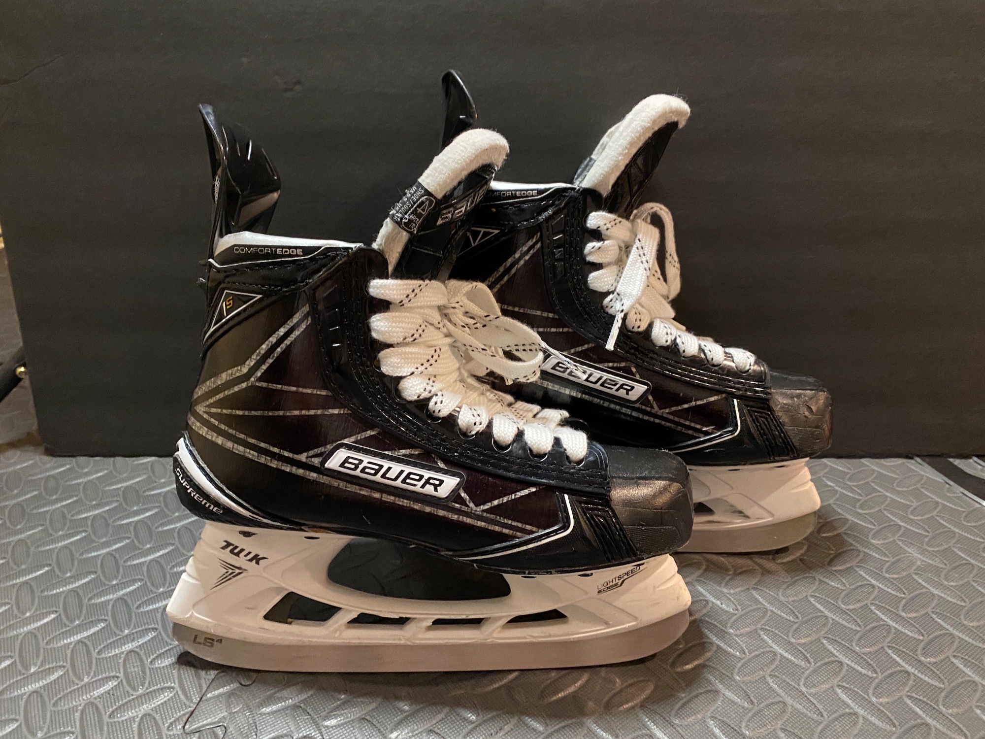 Bauer Extra Wide Width Size 4.5 Supreme 1S Hockey Skates including LS4 ...