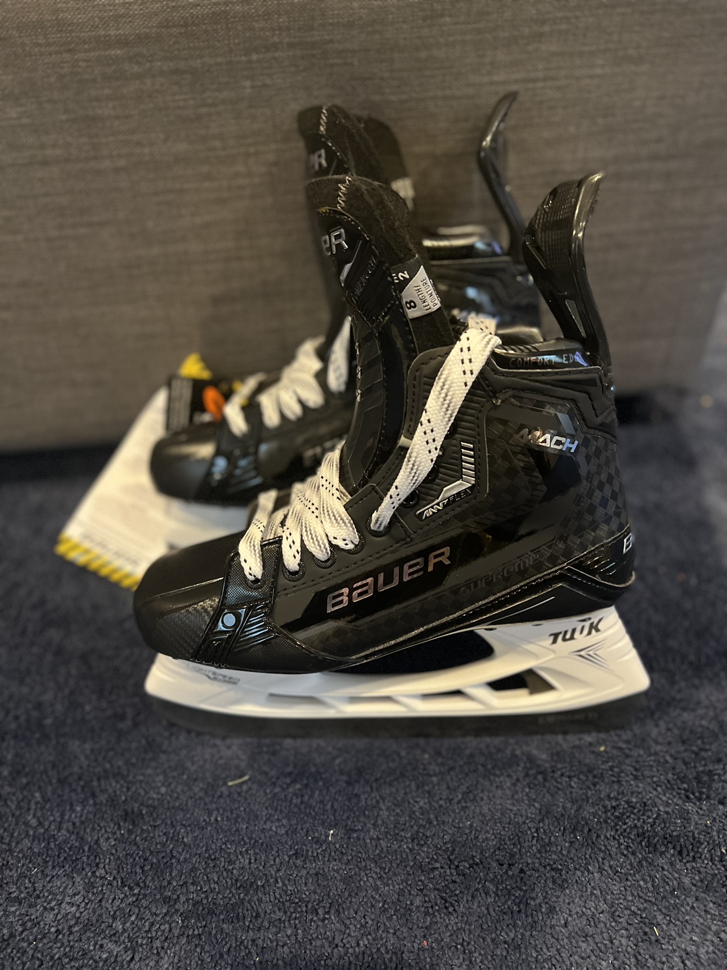 BRAND New Bauer Supreme Mach Skates (Fit 2) (8.5)(Steel Included ...