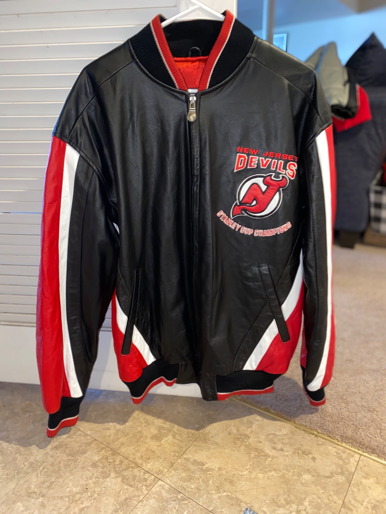 NJ devils Stanley cup 2000 leather jacket | SidelineSwap