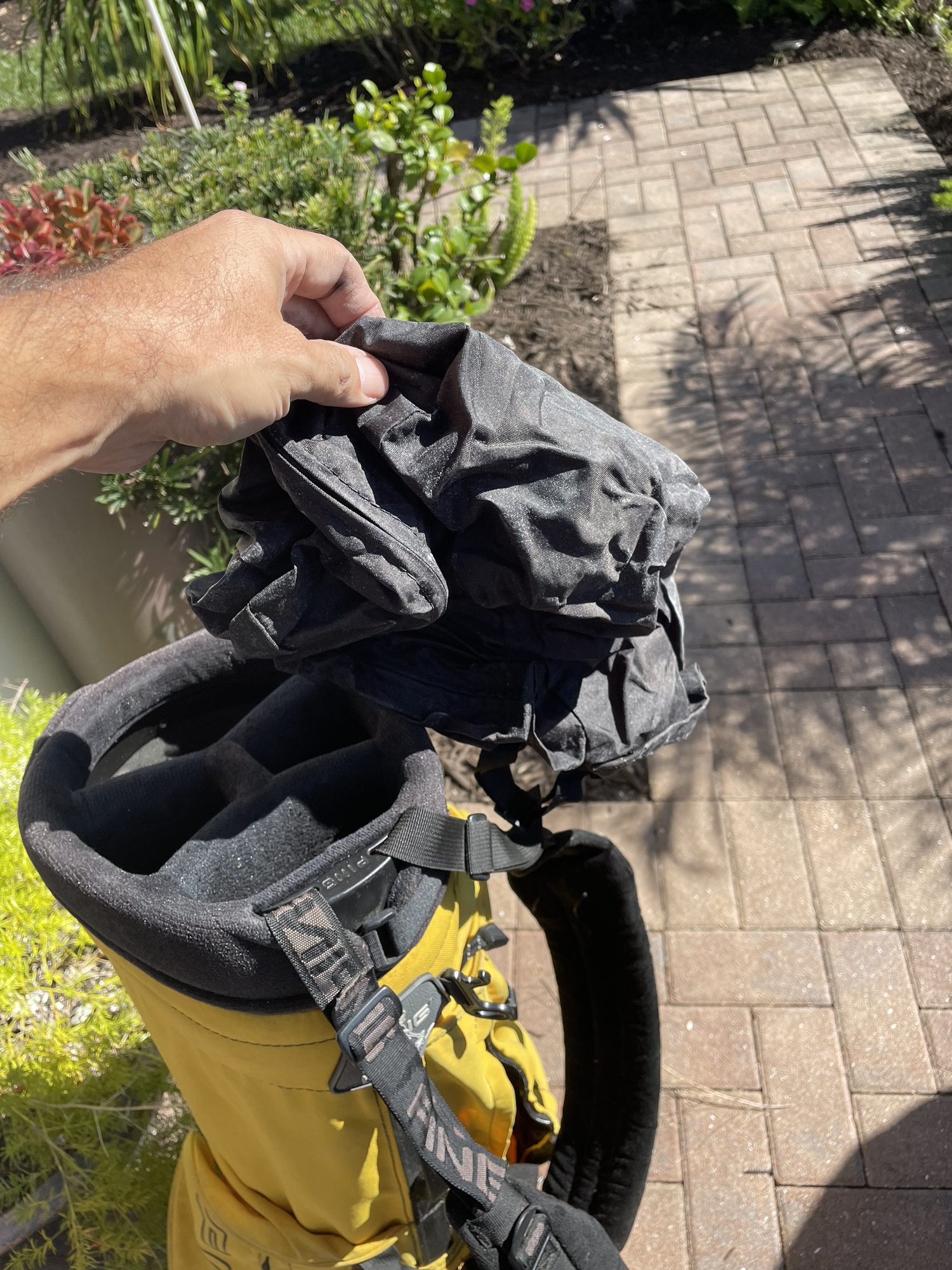 Ping golf stand bag with rain cover , Club dividers and double shoulder ...