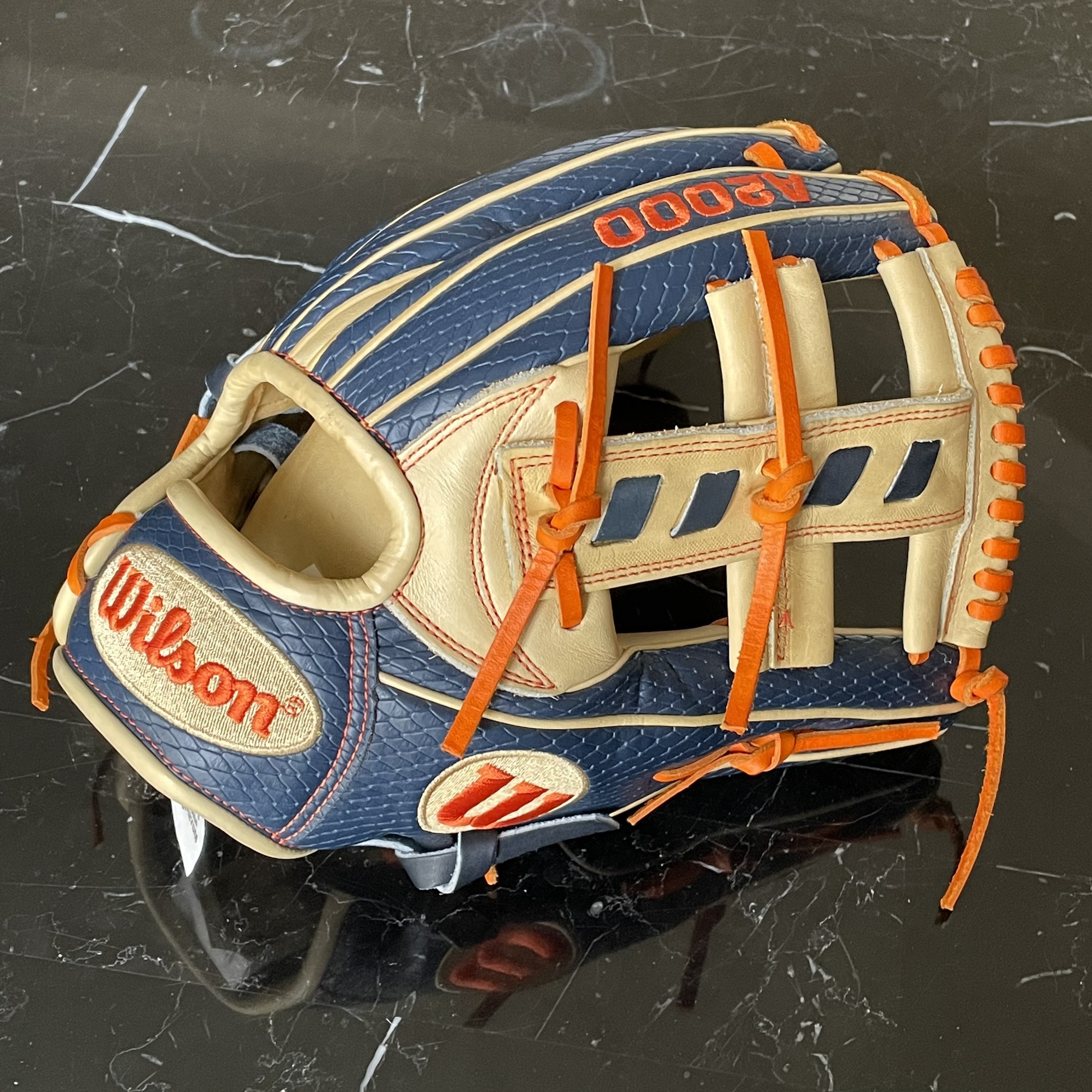 New Wilson A2000 11.5" JA27 - Jose Altuve Gameday Glove | SidelineSwap