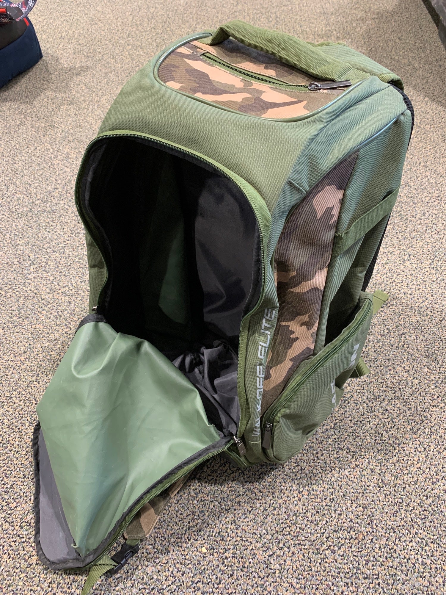 Used Easton Walk Off Elite Batpack | SidelineSwap