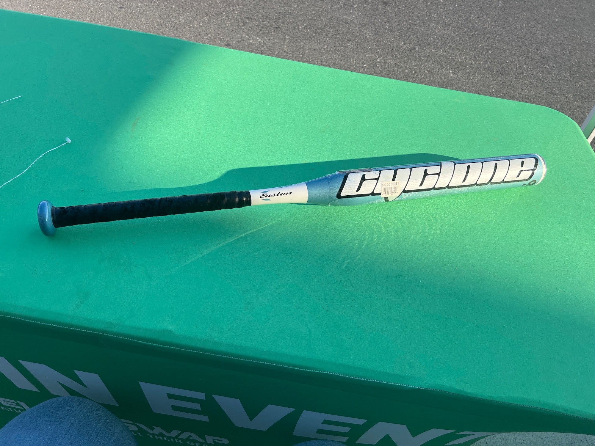 New Easton Cyclone Alloy Bat -9 22OZ 31" | SidelineSwap