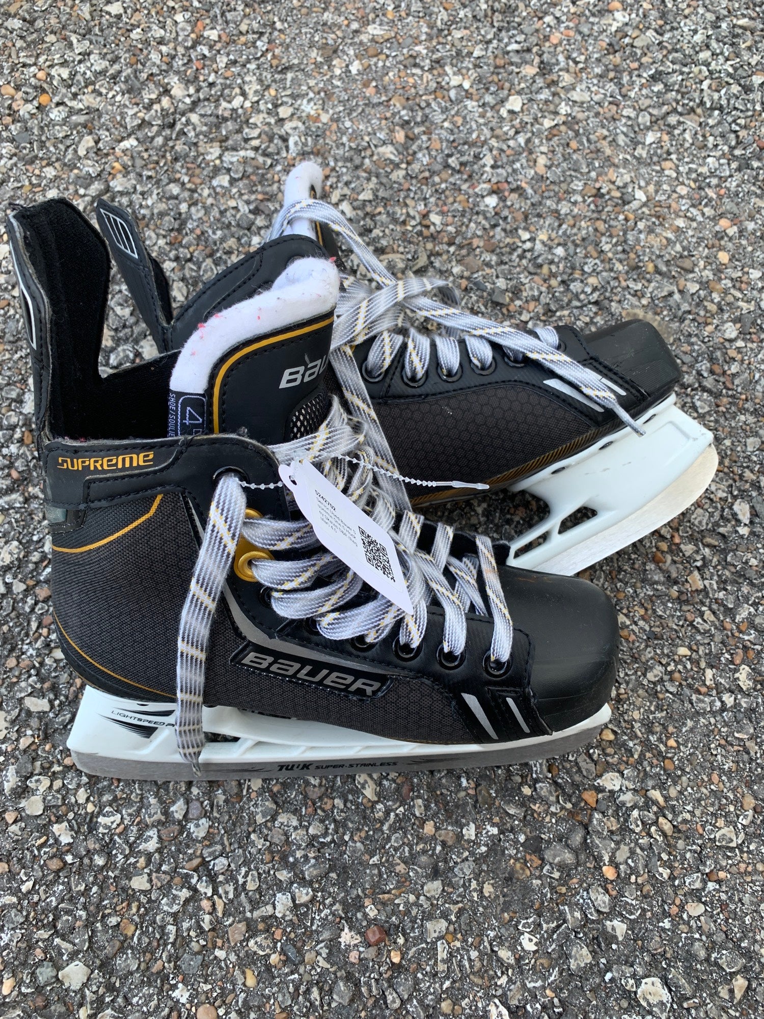 Senior Used Bauer Supreme One.5 Hockey Skates D&R (Regular) 4.0 ...