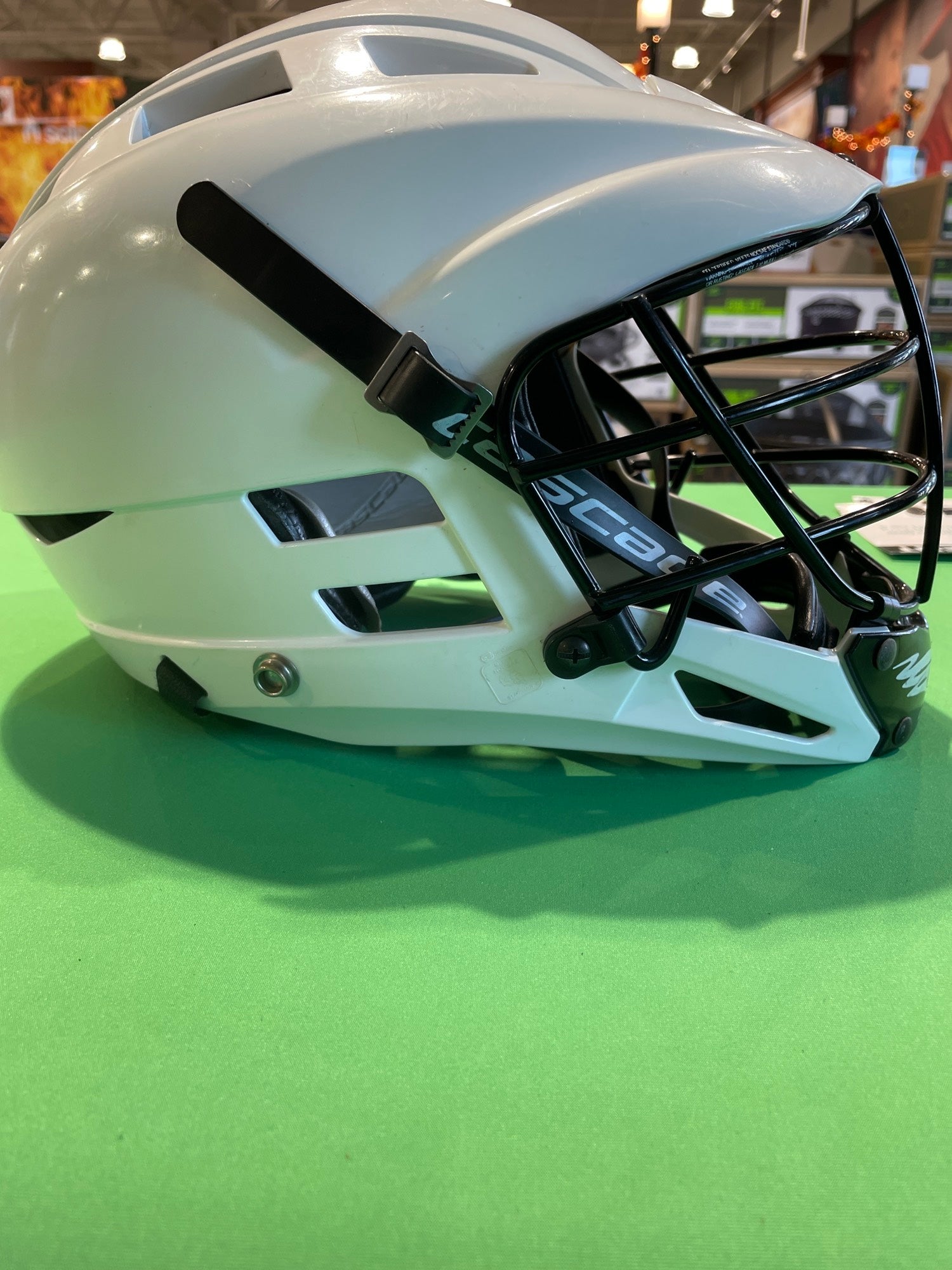 Used Cascade CS Youth Helmet | SidelineSwap