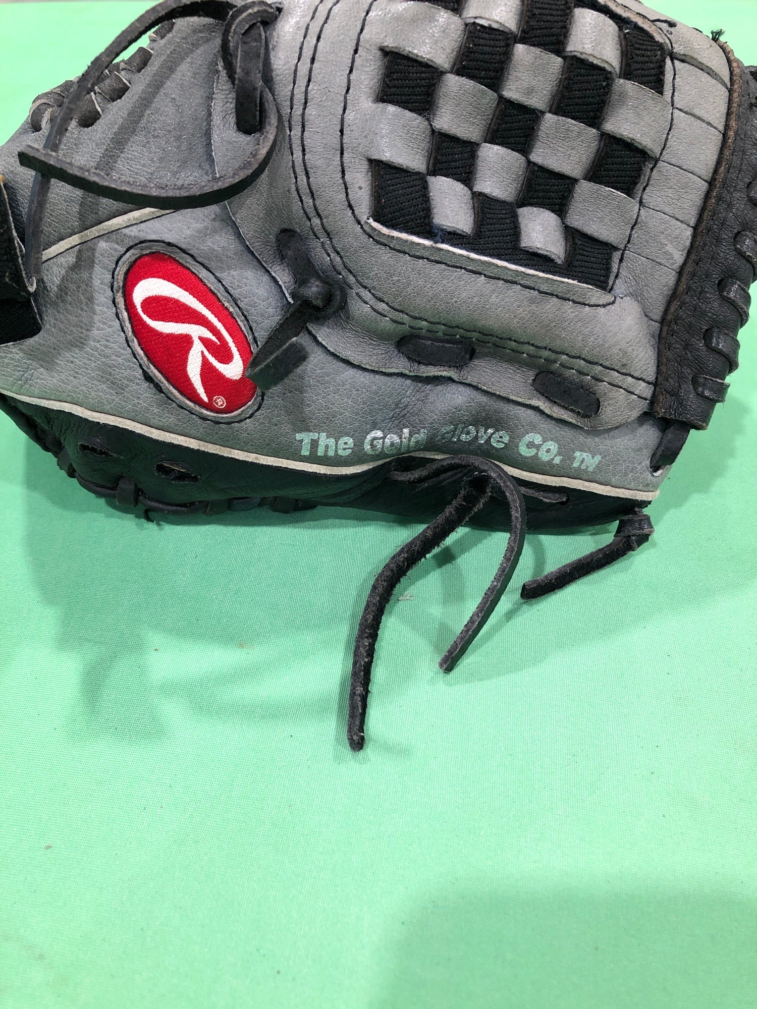 Used Rawlings Fastback Right Hand Throw Baseball Glove 10.5" | SidelineSwap