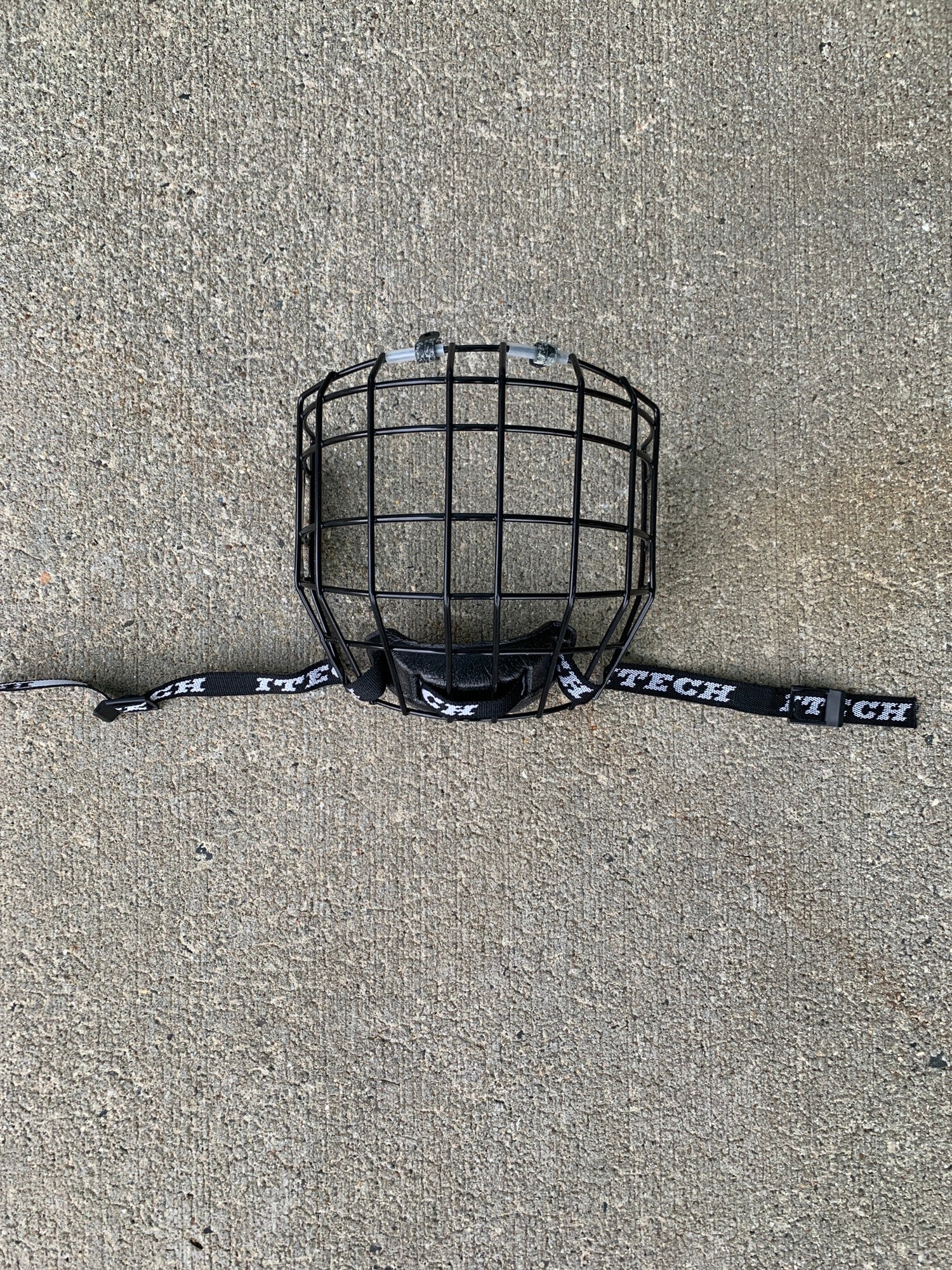 Used Medium Itech RBE III Cages, Visors & Shields Full Cage | SidelineSwap