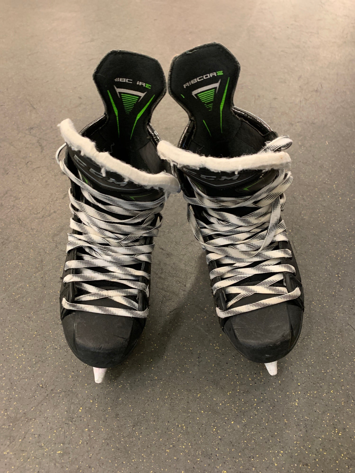 Senior Used CCM RibCor 76K Hockey Skates D&R (Regular) 7.0 | SidelineSwap