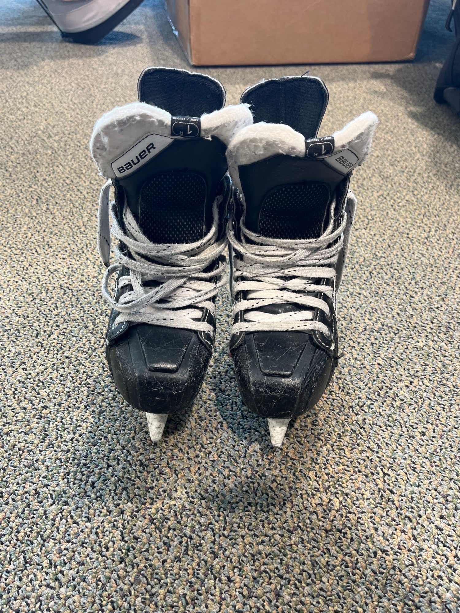 Junior Used Bauer Nexus 4000 Hockey Skates D&R (Regular) 1.0 | SidelineSwap