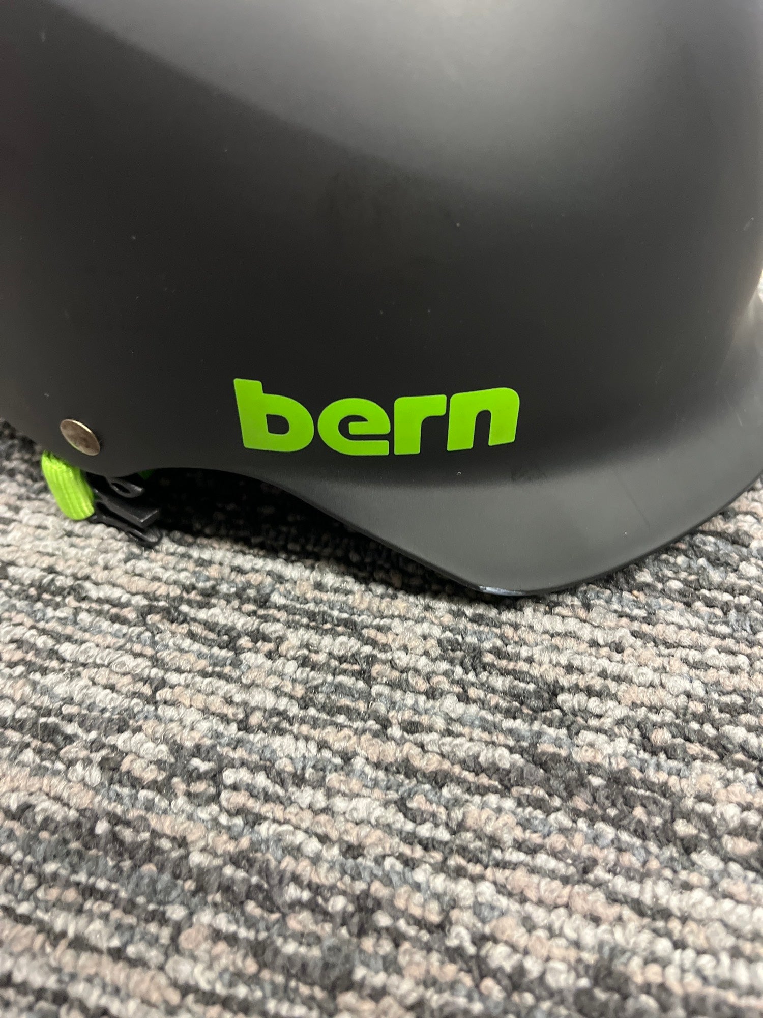 Used Unisex Medium Bern Helmet | SidelineSwap