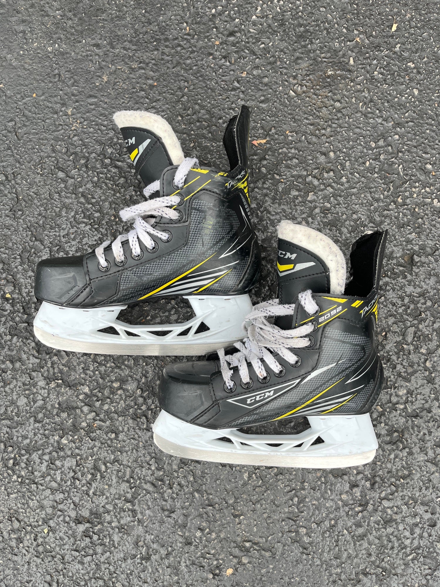 Youth Used CCM Tacks 2092 Hockey Skates 2.0 | SidelineSwap