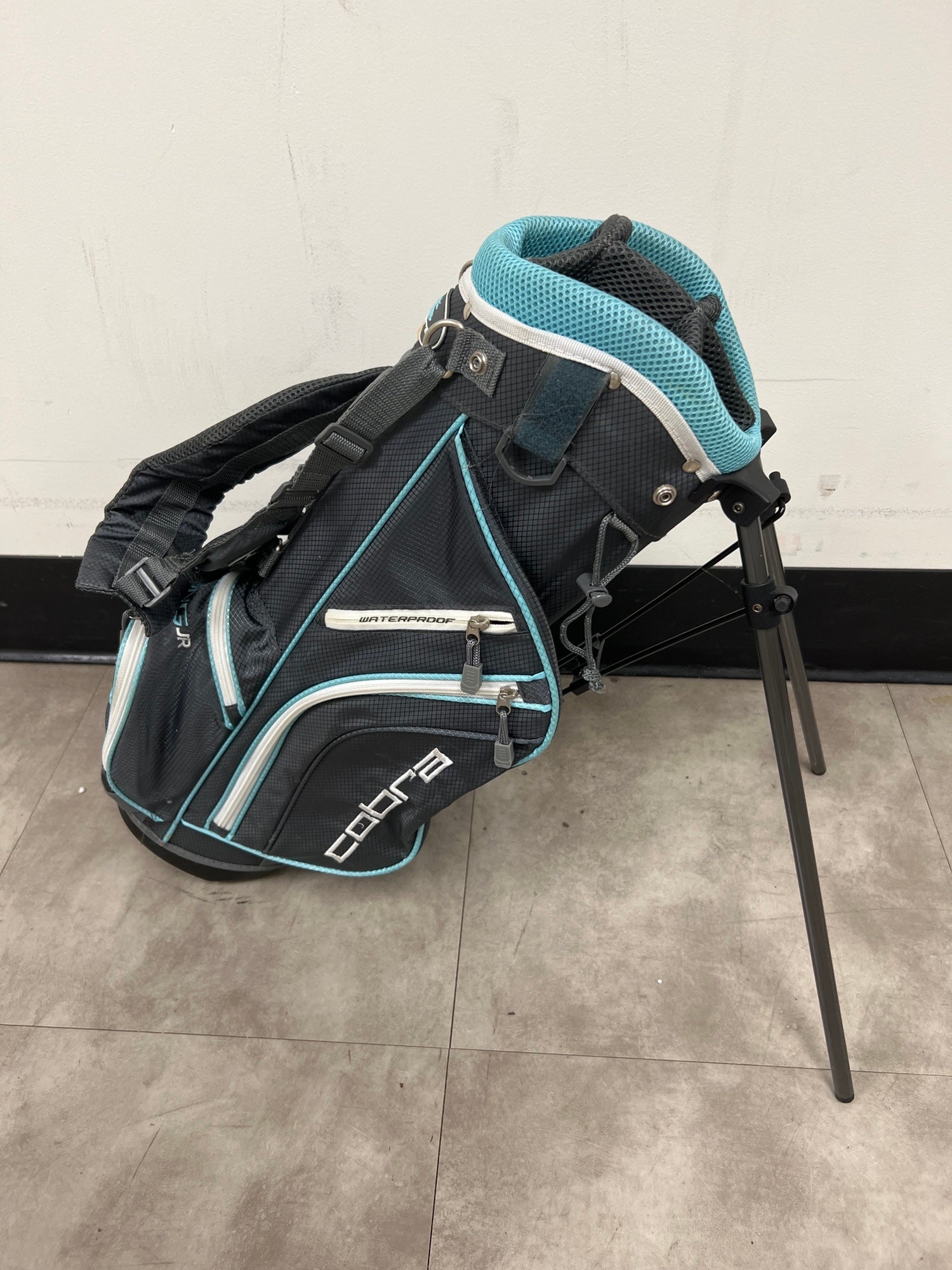 Used Youth Cobra Bag | SidelineSwap