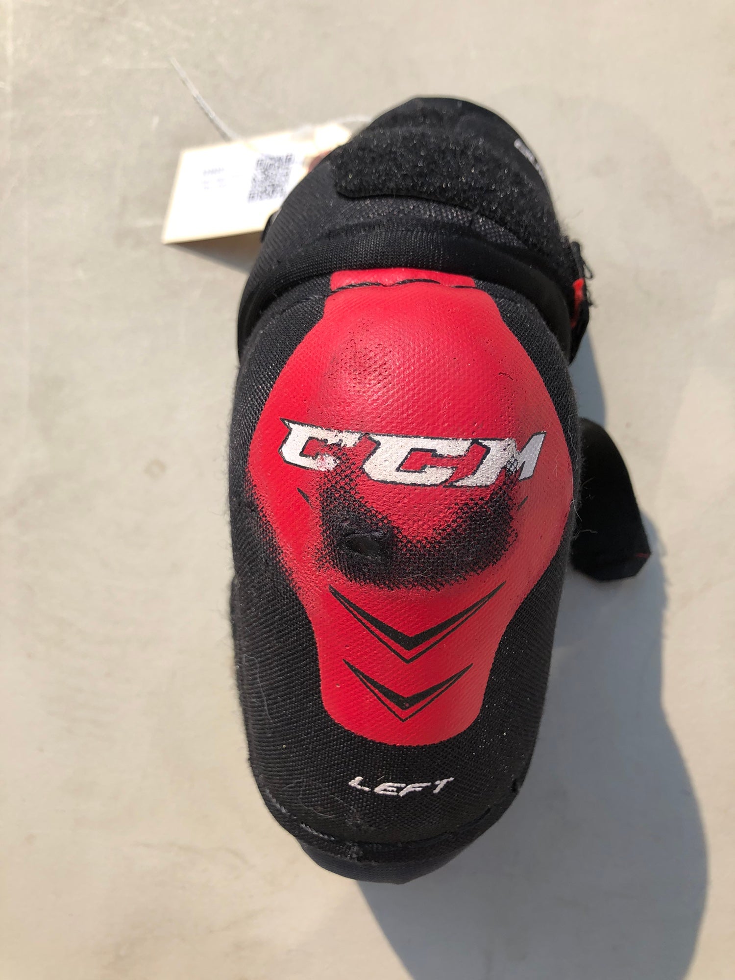 Used Large CCM QLT Elbow Pads | SidelineSwap