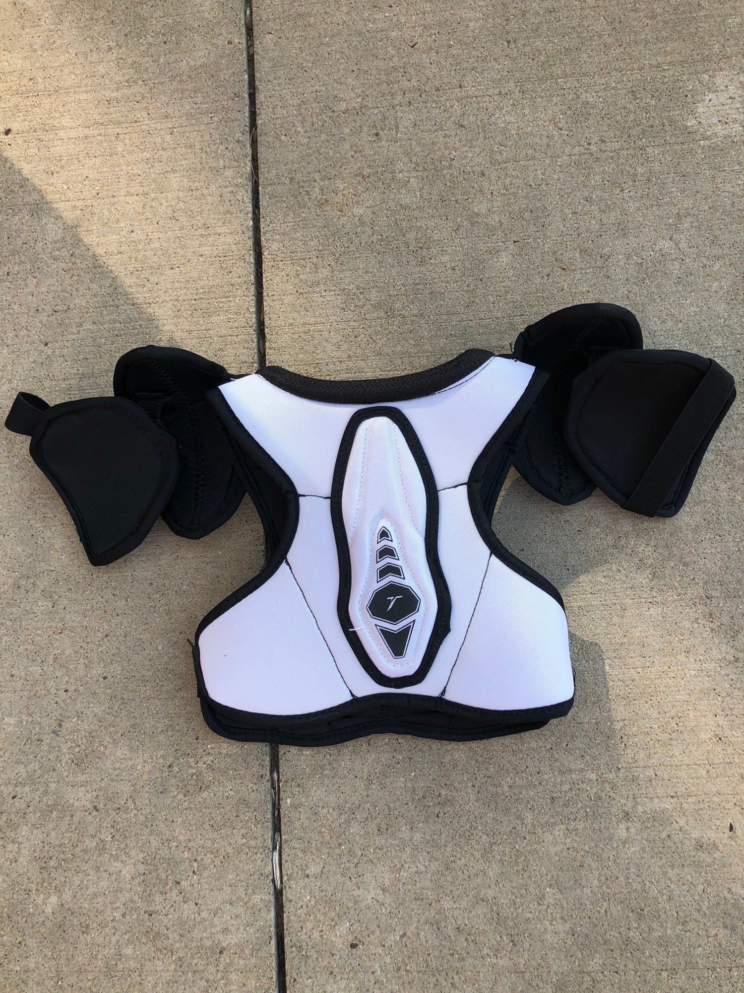 Used Youth Small CCM Tacks Shoulder Pads | SidelineSwap