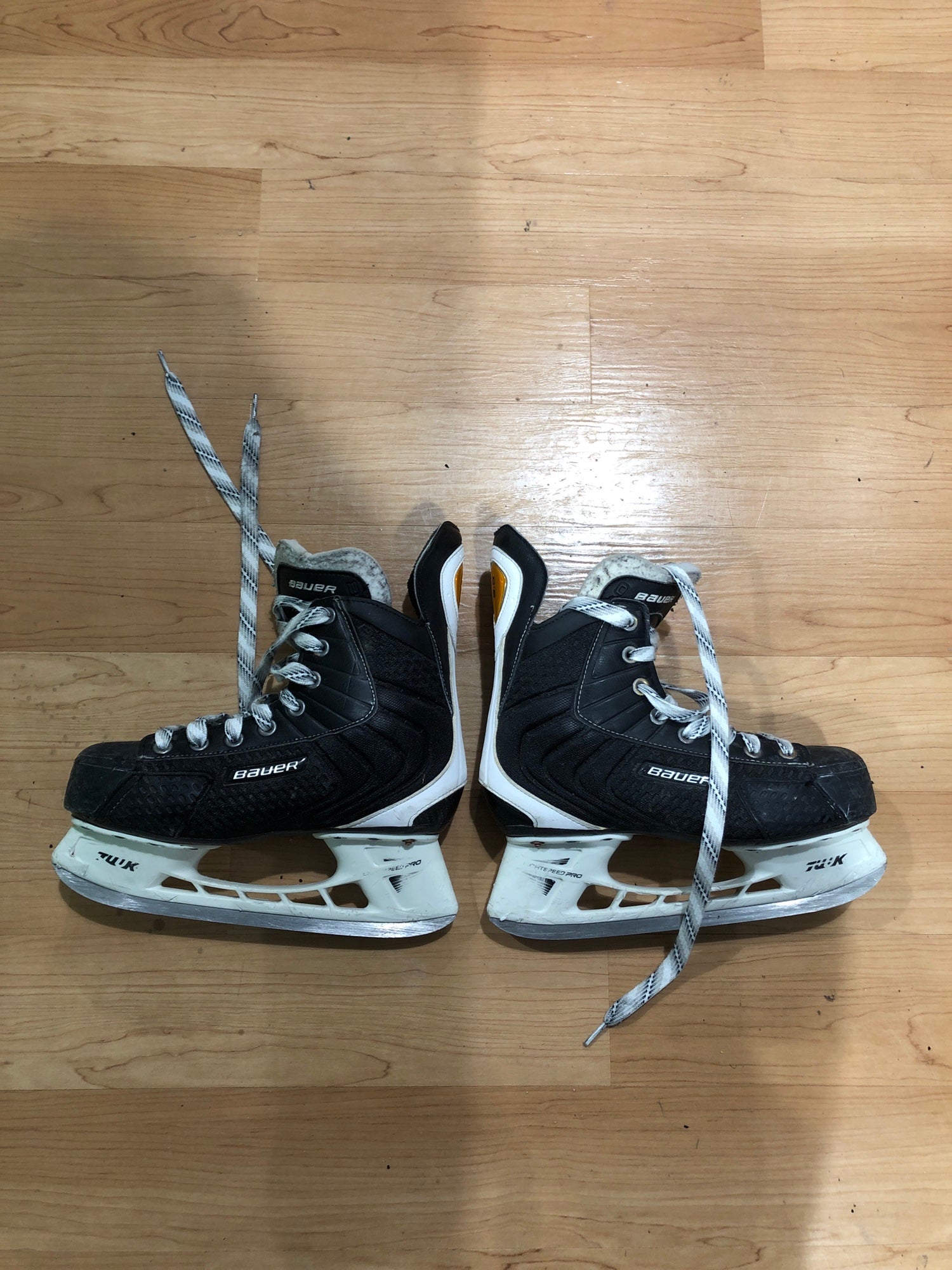 Junior Used Bauer Flexlite Hockey Skates D&R (Regular) 5.0 | SidelineSwap