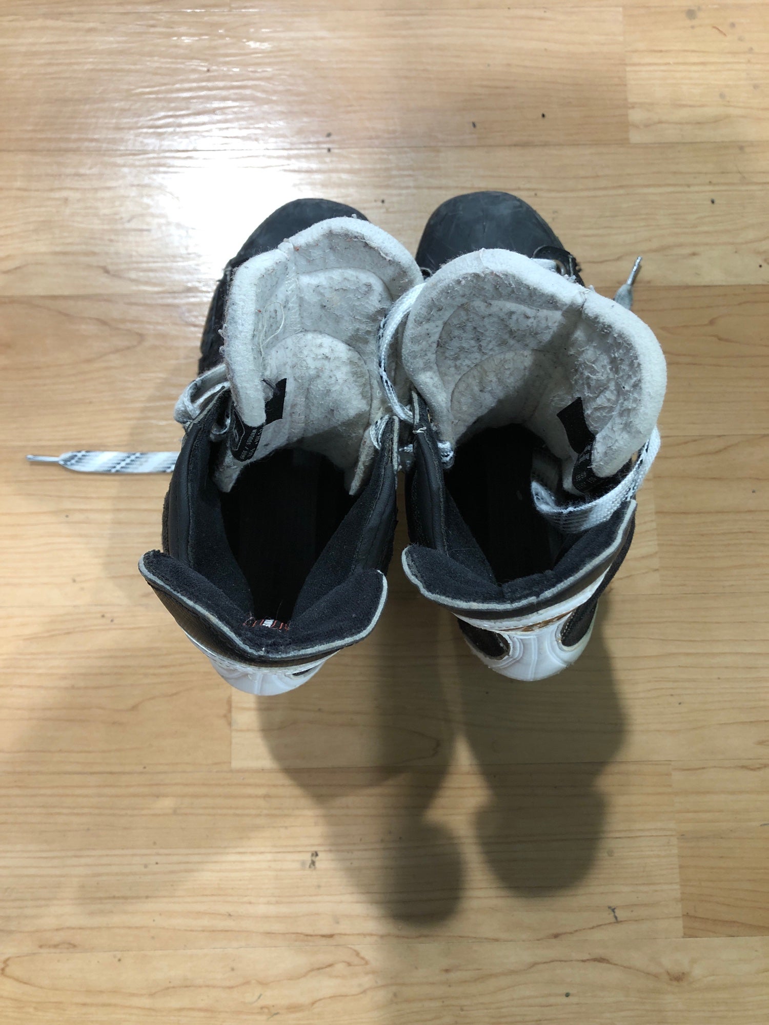 Junior Used Bauer Flexlite Hockey Skates D&R (Regular) 5.0 | SidelineSwap