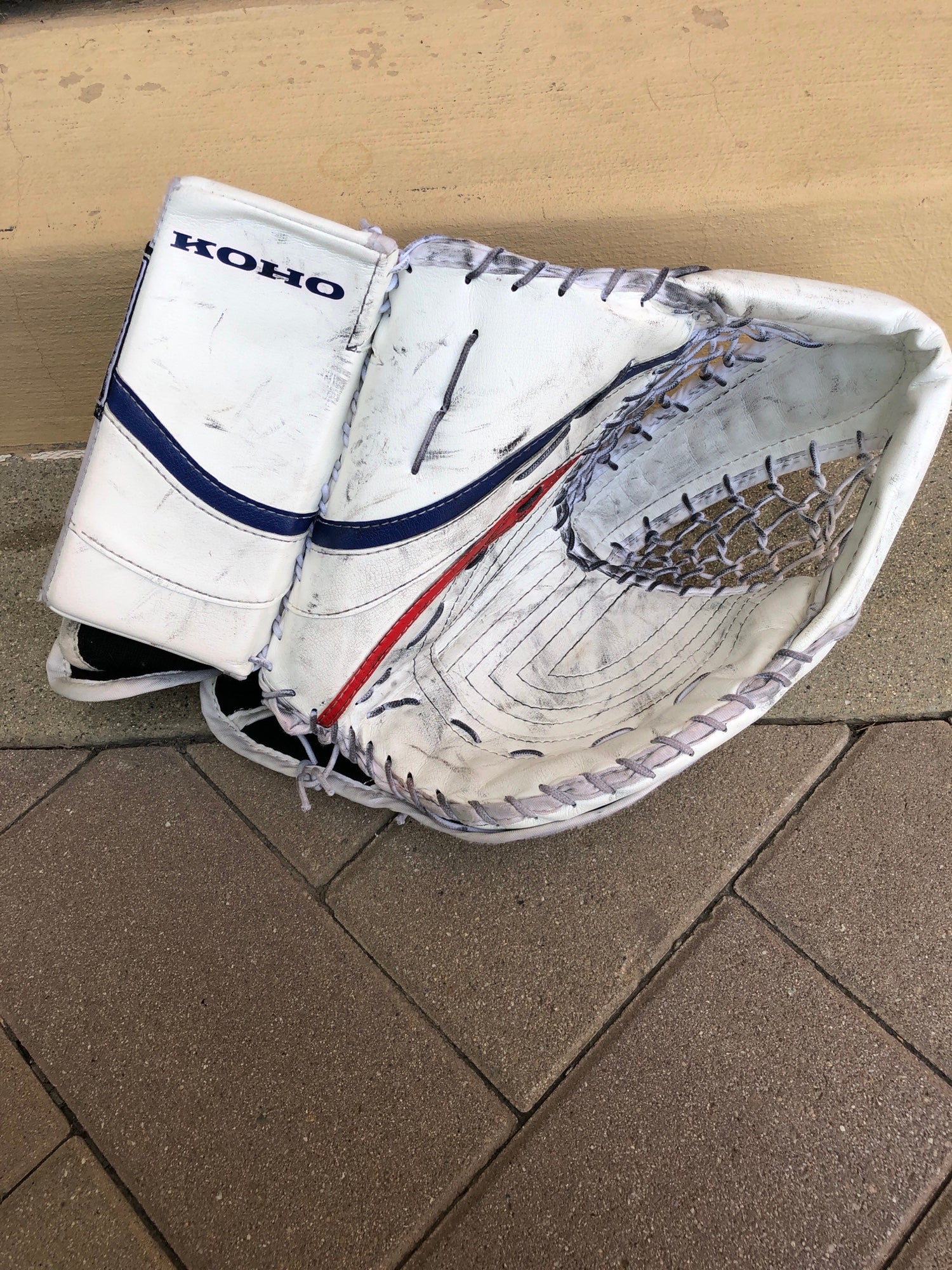 Used Koho Regular Goalie Glove Revolution 586 | SidelineSwap