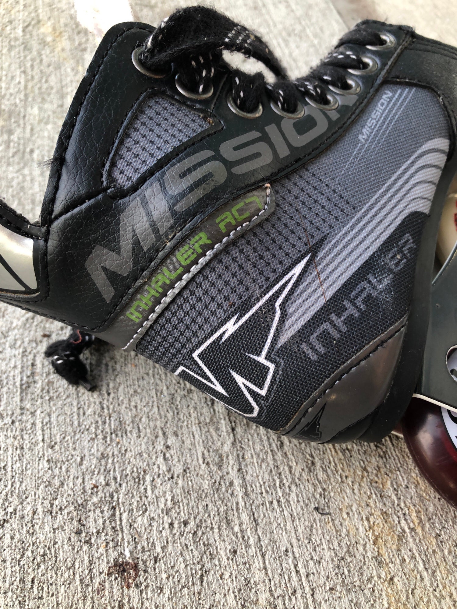 Used Youth Mission Inhaler ac1 Inline Skates E&W (Wide) Size 10 ...