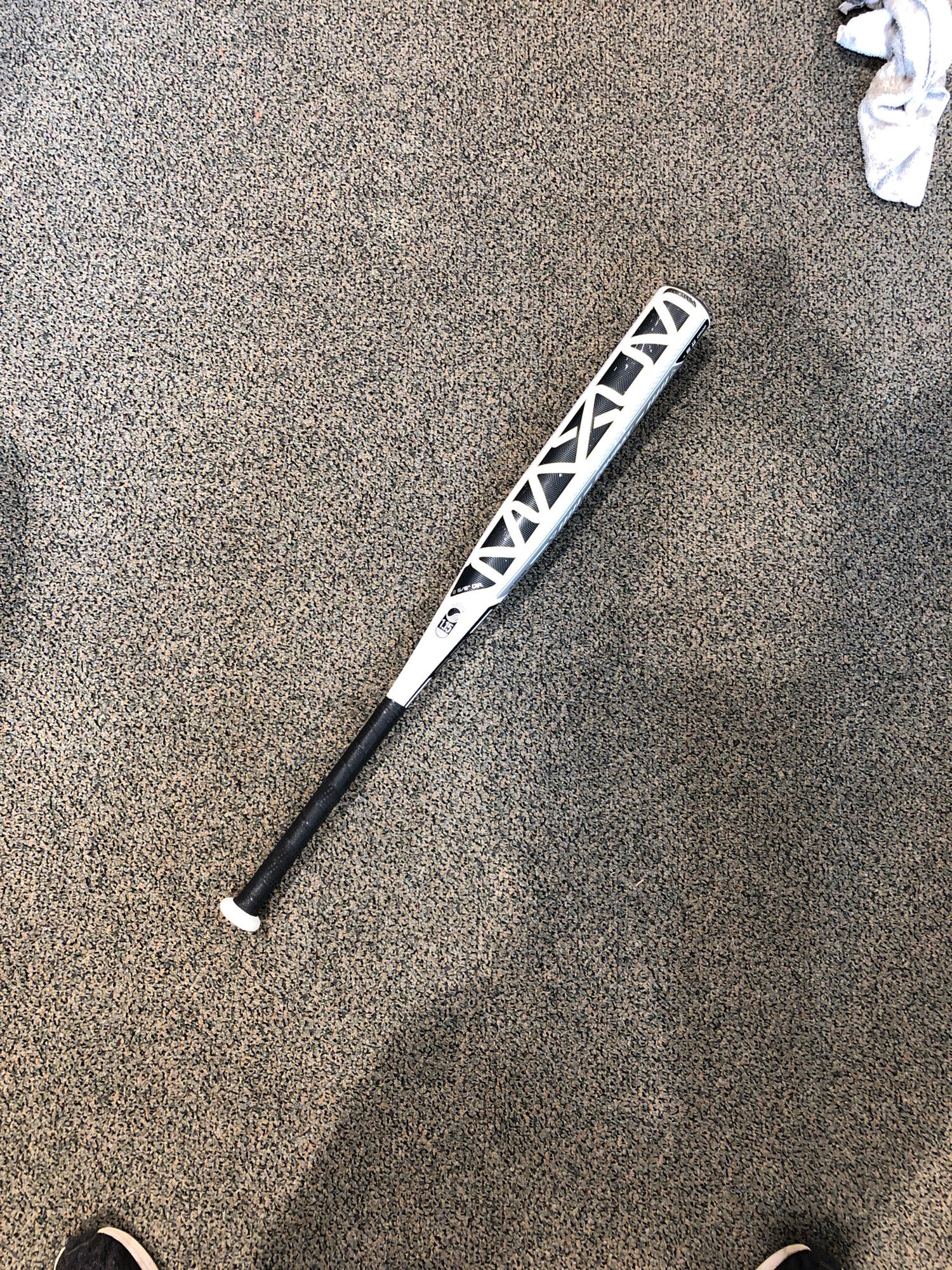 Used USSSA Certified Combat Maxum Composite Bat -5 26OZ 31" | SidelineSwap