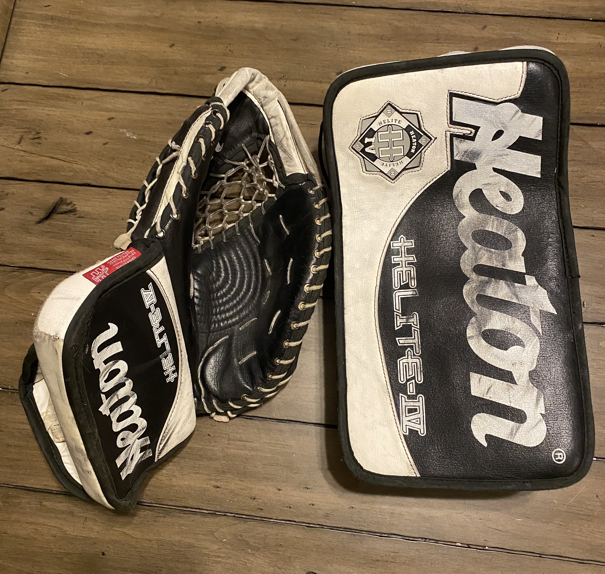 Used Regular Heaton Helite IV Glove & Blocker | SidelineSwap