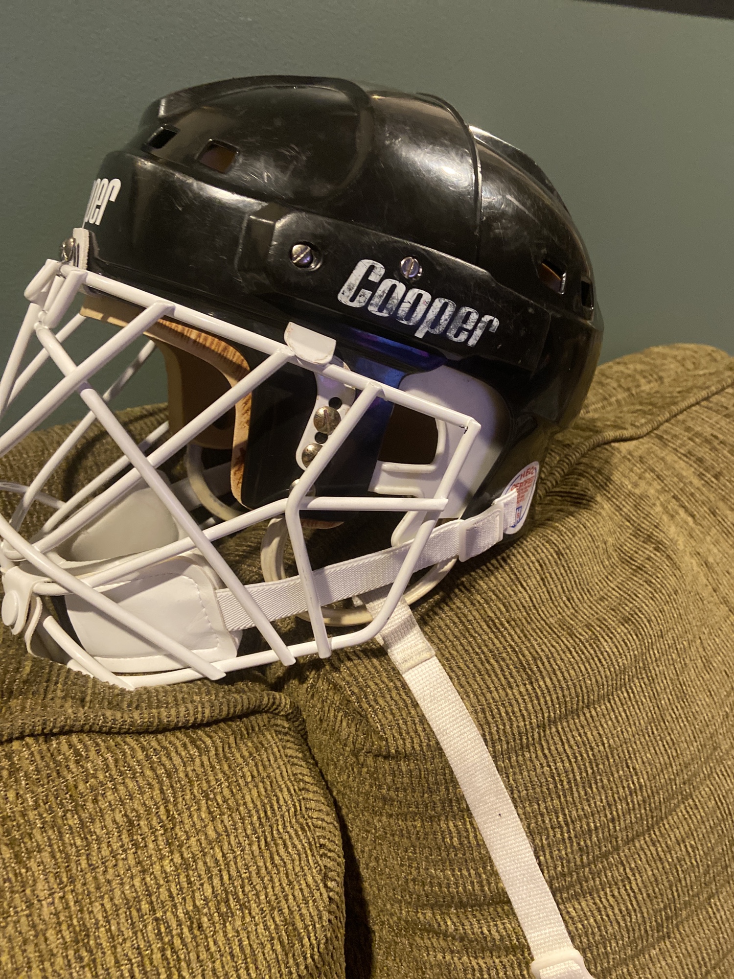 Cooper Sk2000 goalie helmet large | SidelineSwap