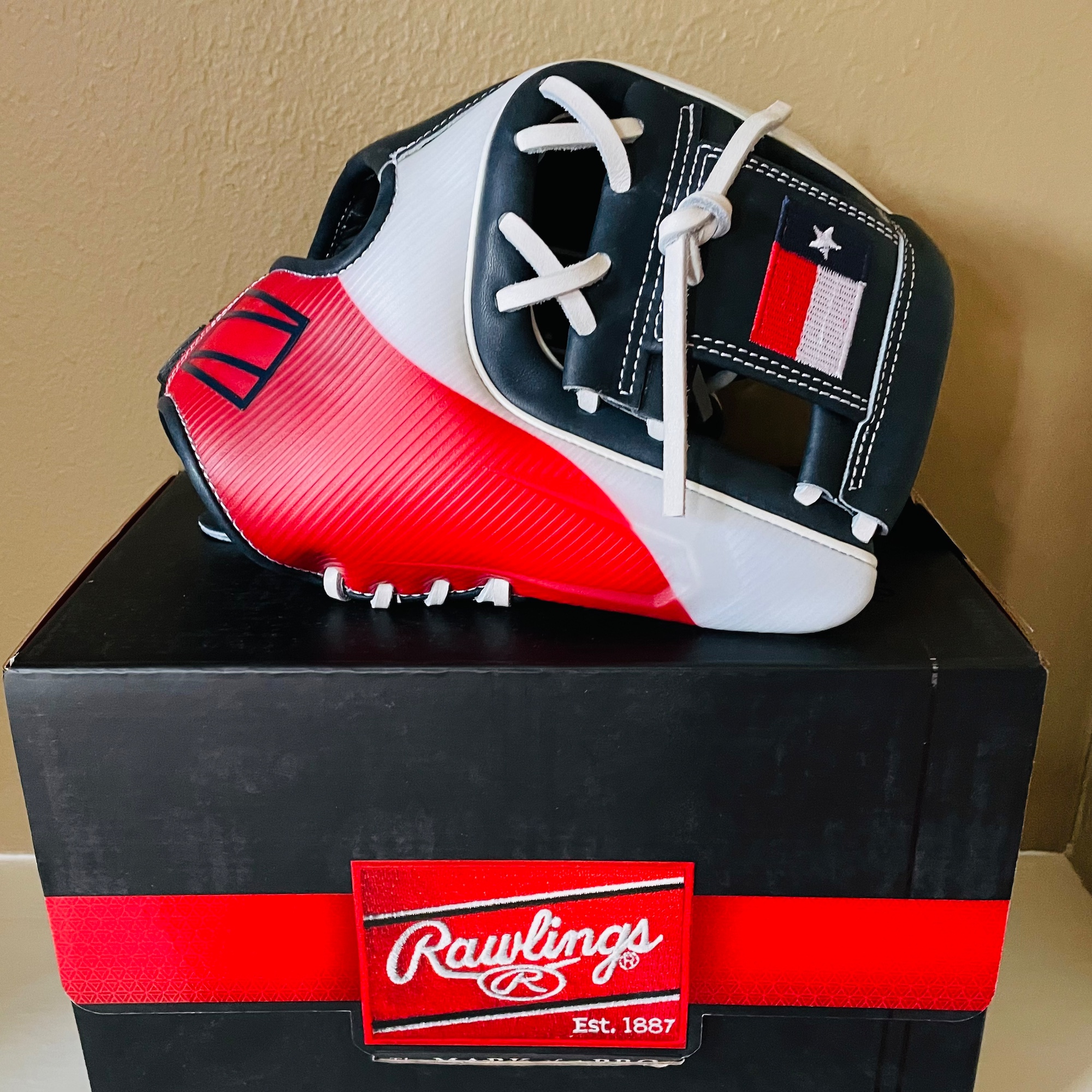 NEW RAWLINGS REV1X "BIG TEX" EXCLUSIVE - 11.5" REV204-2TEX | SidelineSwap