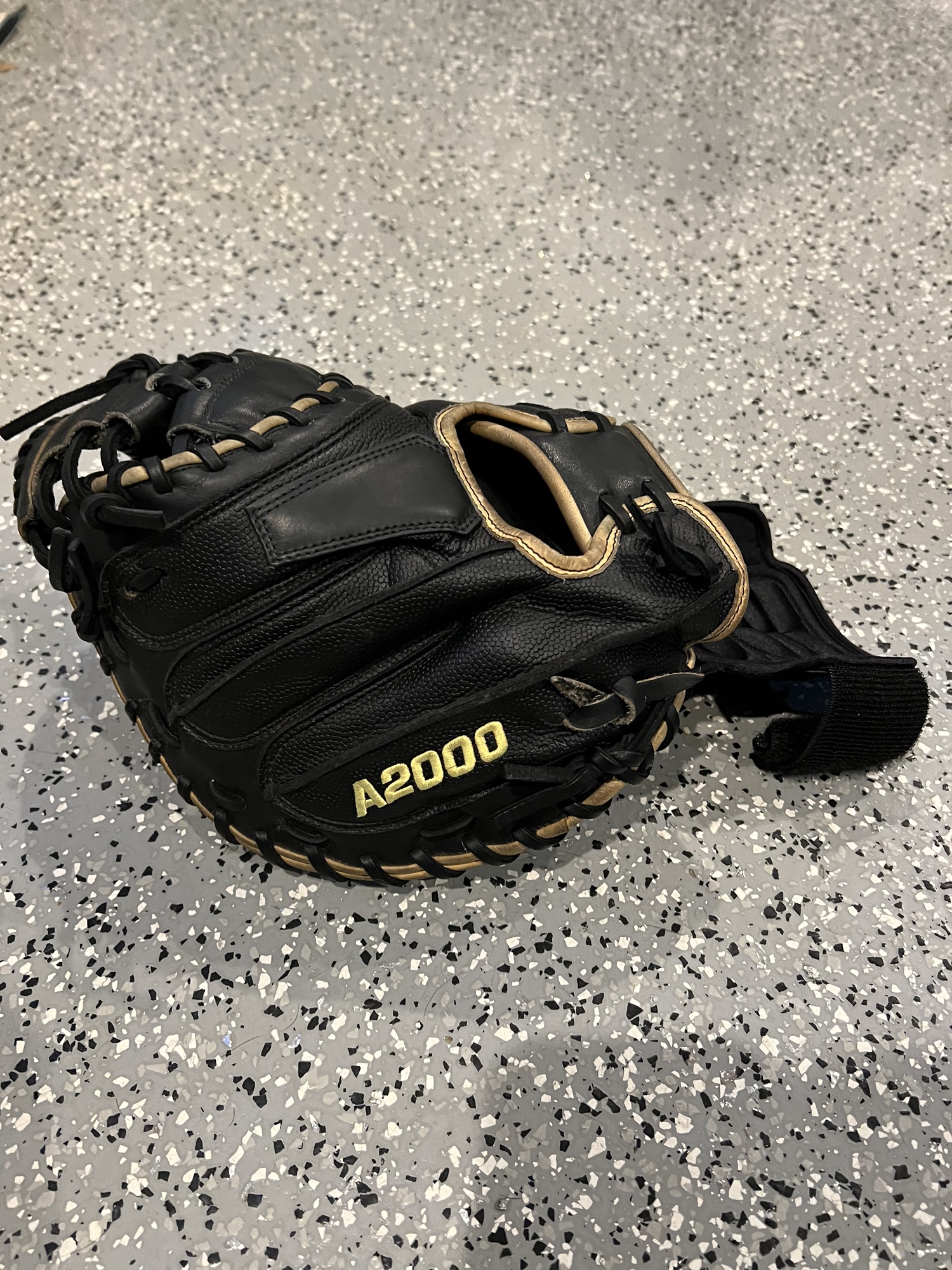 Game ready Used Catcher's A2000 33.5 M2 Pro Stock Baseball Glove Must ...