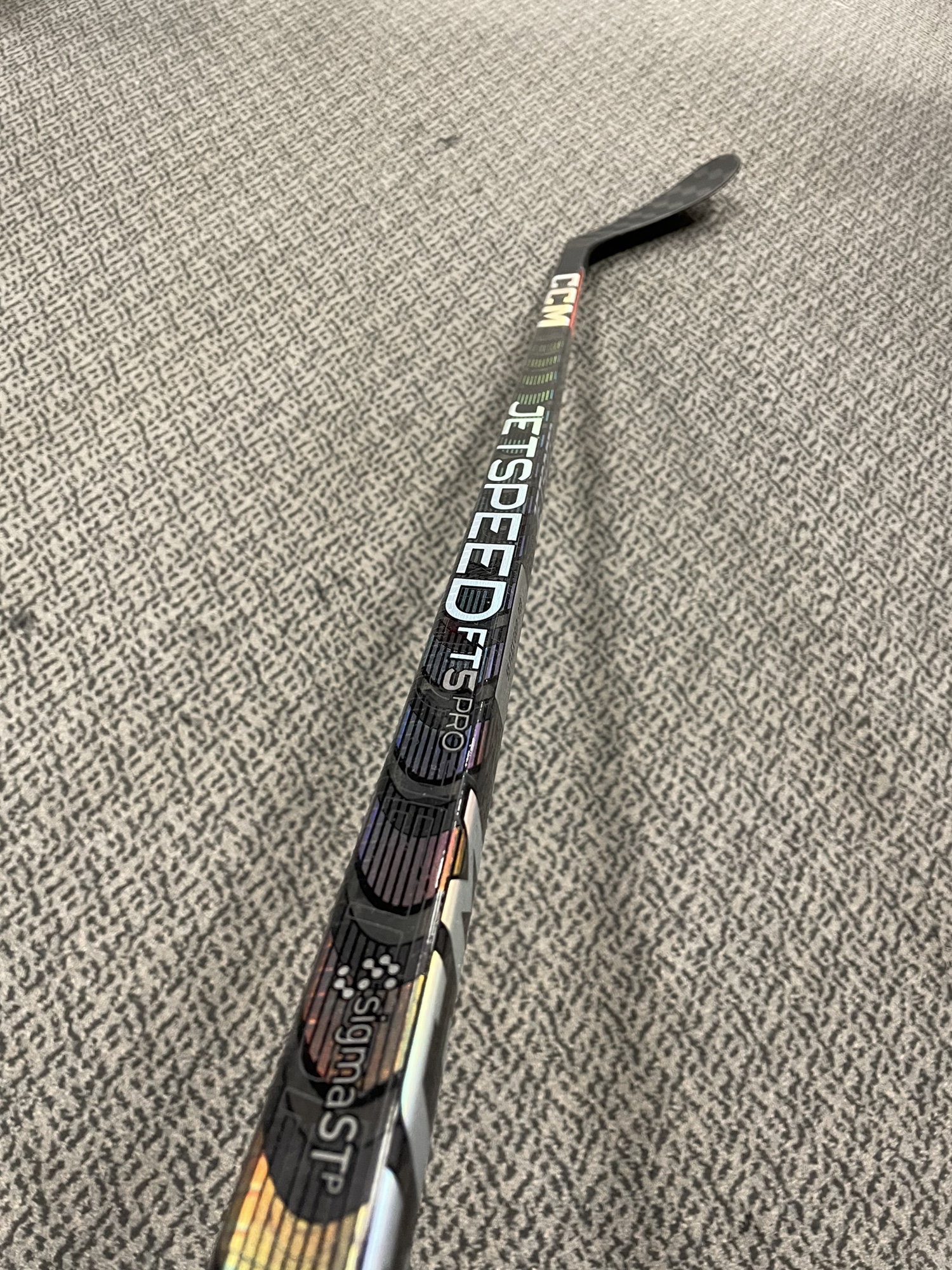 CCM FT5 Pro Chrome 55 flex P28 curve right hand stick | SidelineSwap