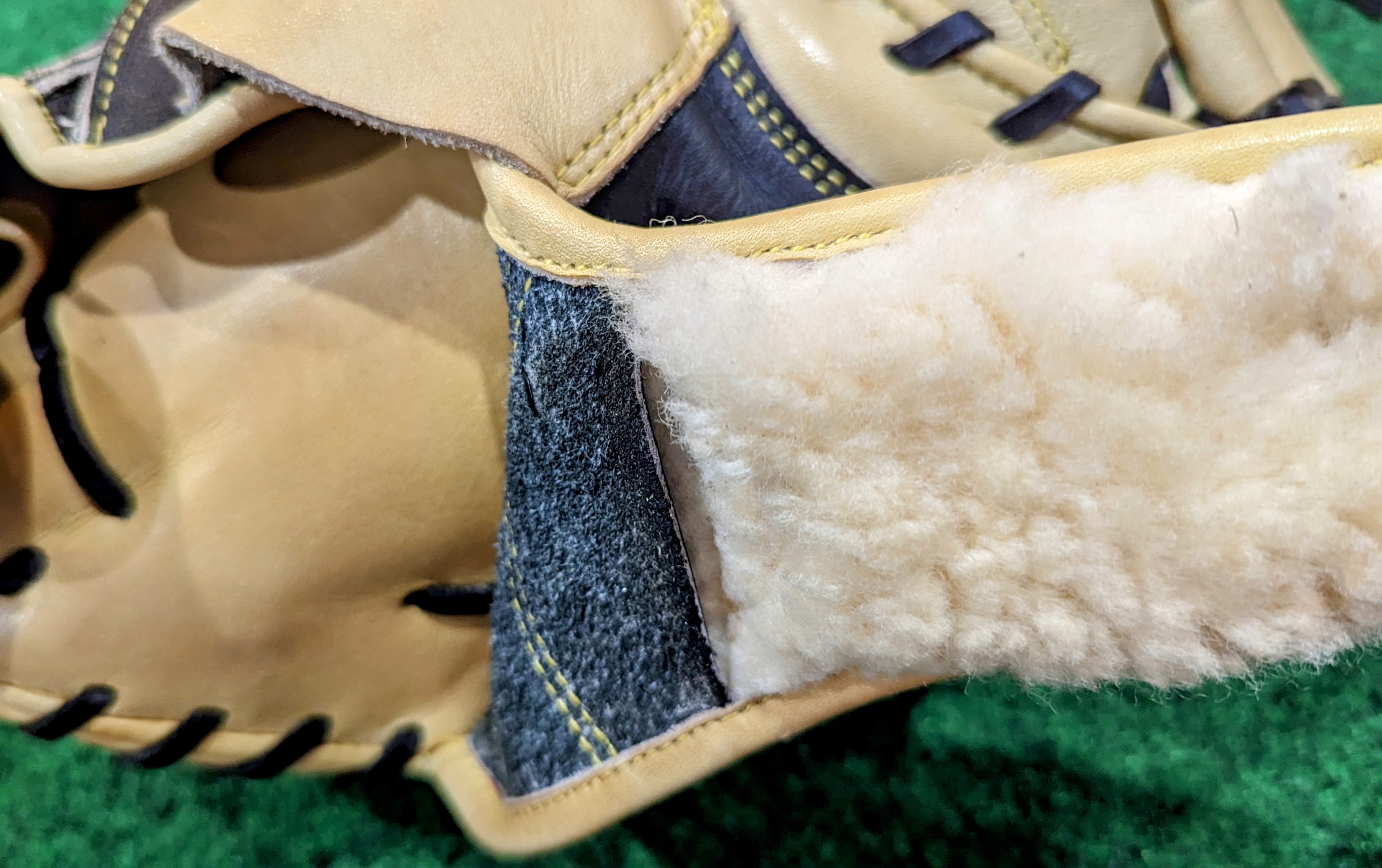 All Star CM3000 SBT Pro Elite Baseball Catcher's Mitt 33.5" | SidelineSwap