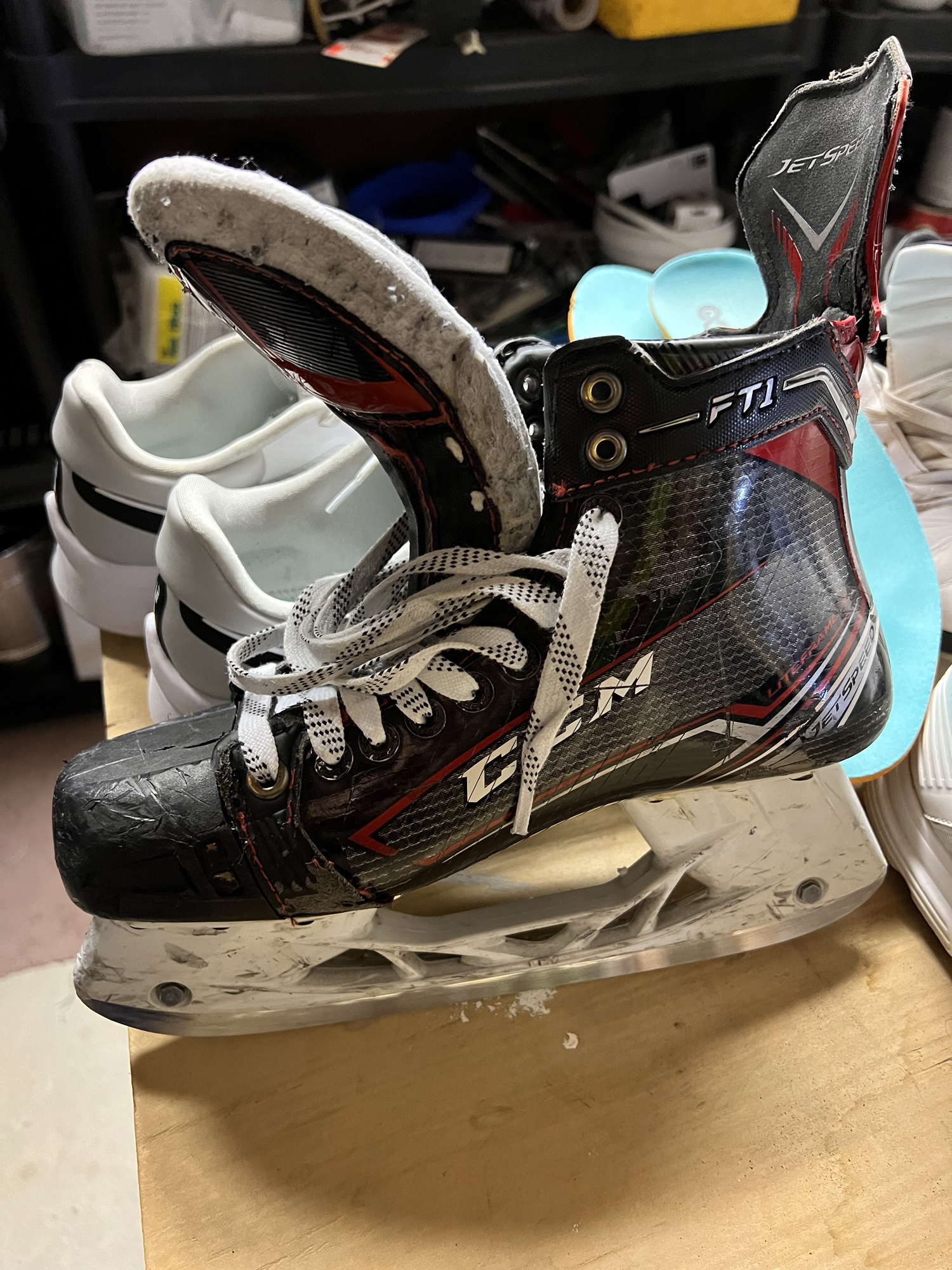 Used CCM Regular Width Size 8.5 JetSpeed FT1 Hockey Skates | SidelineSwap