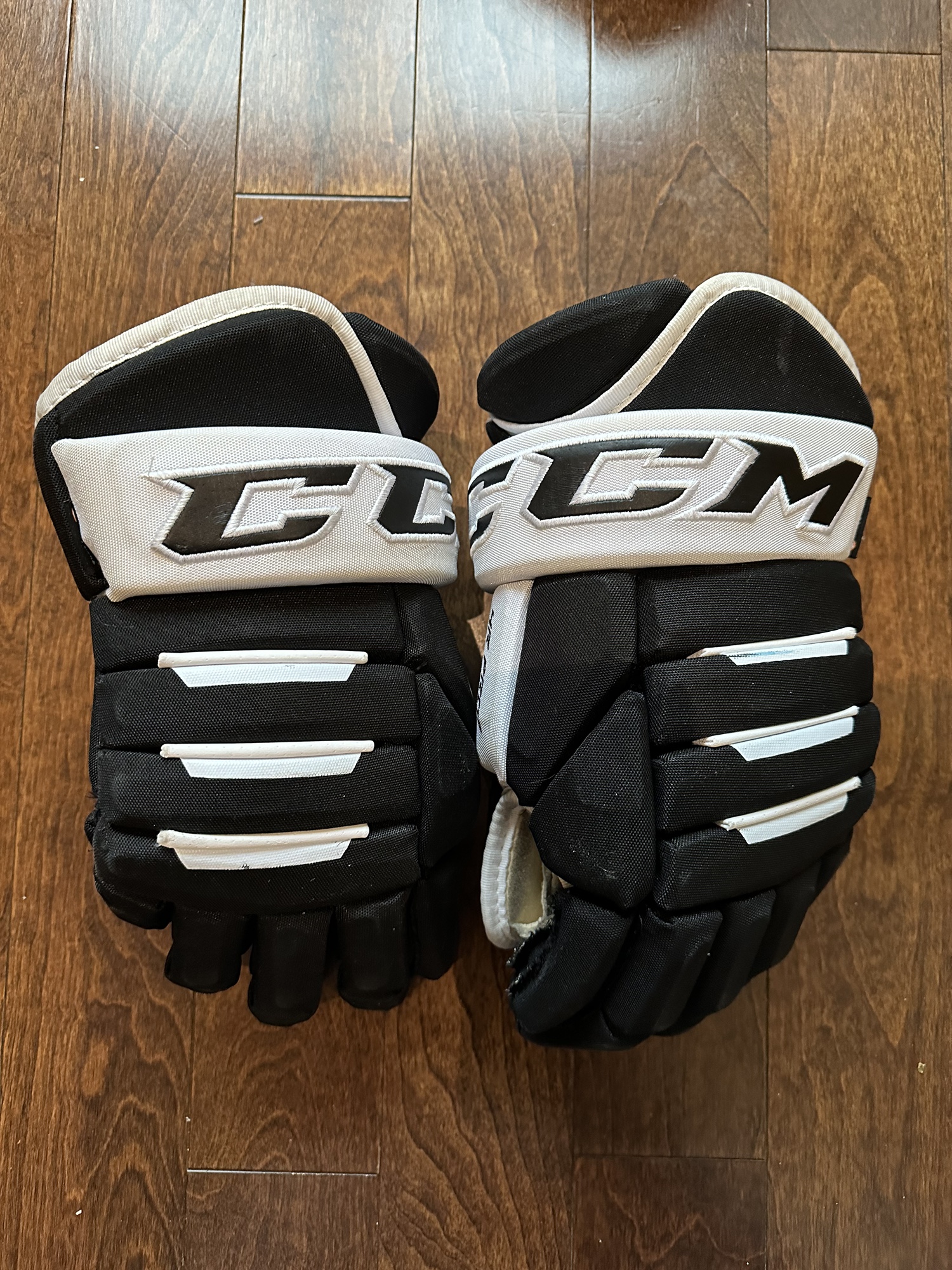 Used CCM 15" Tacks 4 roll pro 2 Gloves | SidelineSwap