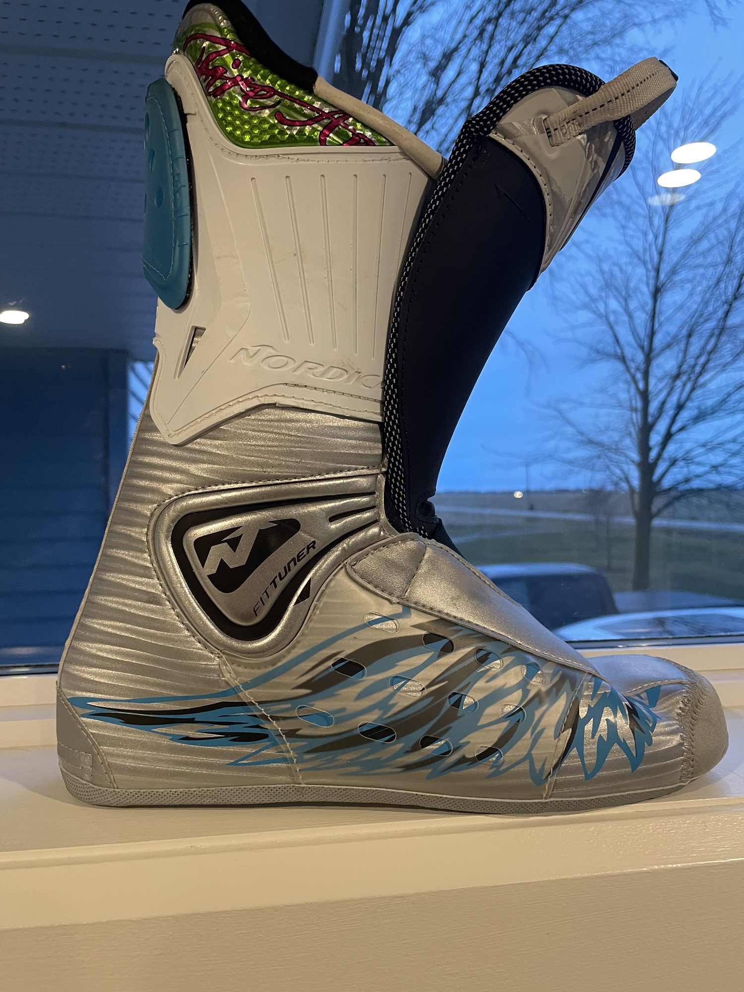 Unisex All Mountain Stiff Flex Firearrow Team 3 Ski Boots | SidelineSwap