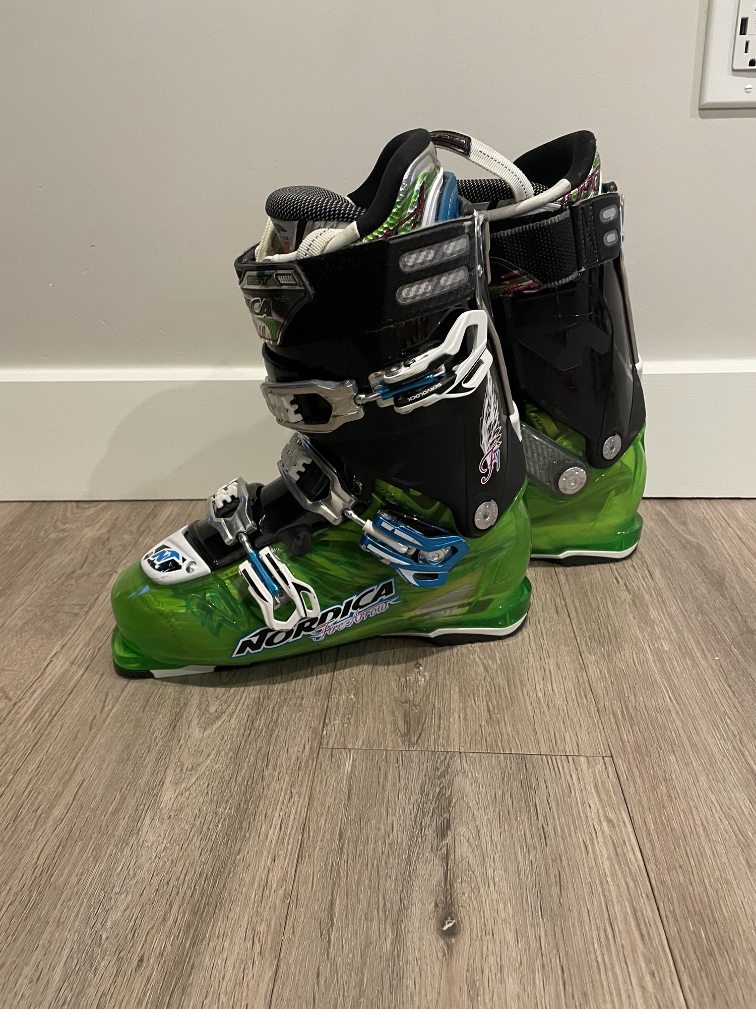 Unisex All Mountain Stiff Flex Firearrow Team 3 Ski Boots | SidelineSwap