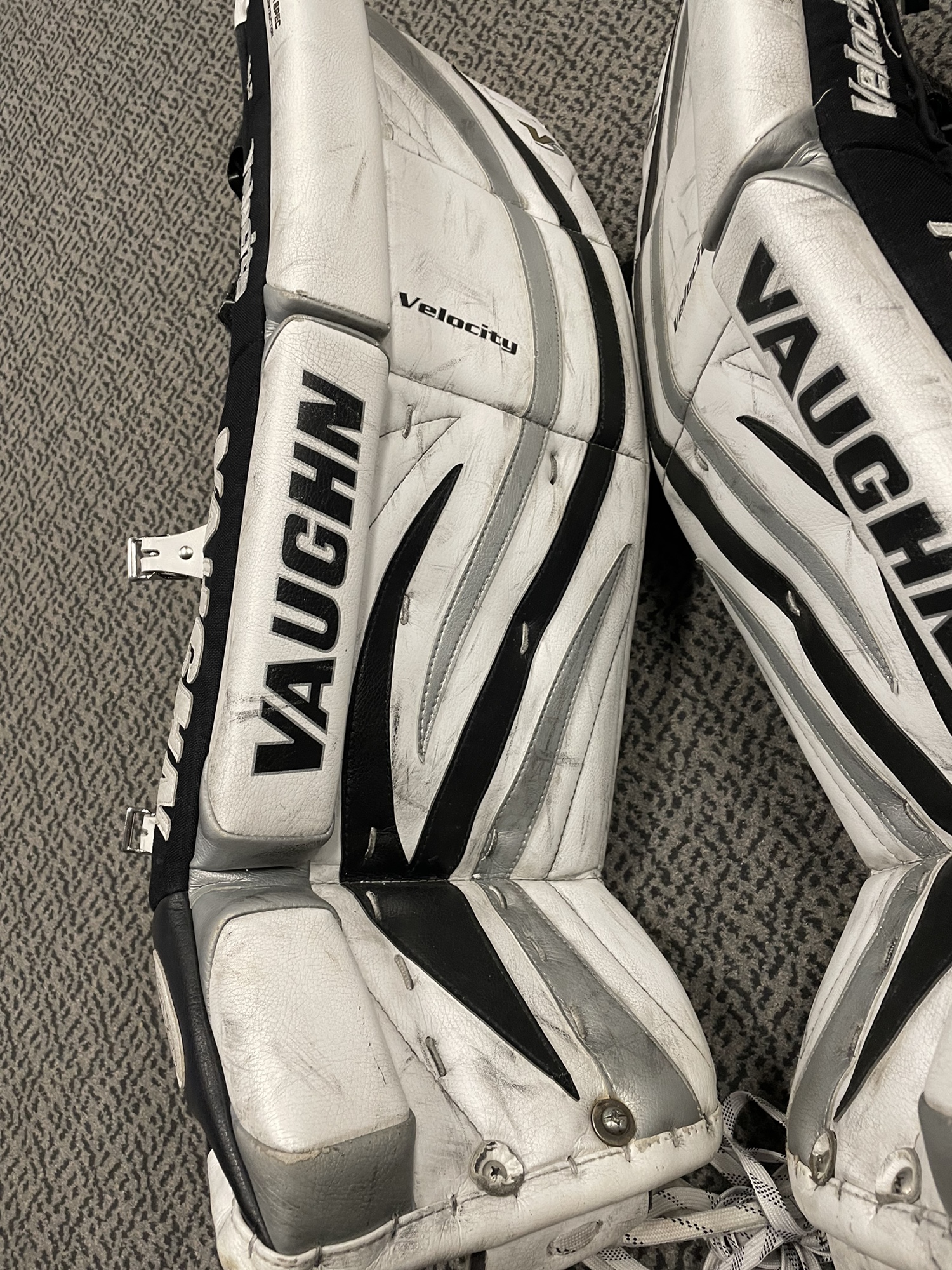 Used Vaughn Velocity V5 30” +1.5” goal leg pads | SidelineSwap