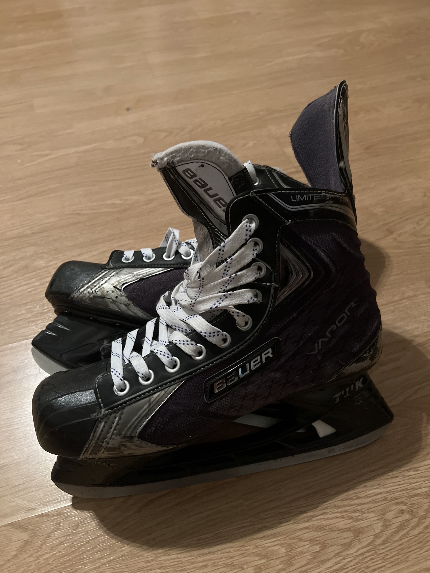 Bauer Vapor X60 LE SR Ice Hockey Skates 9.5D | SidelineSwap