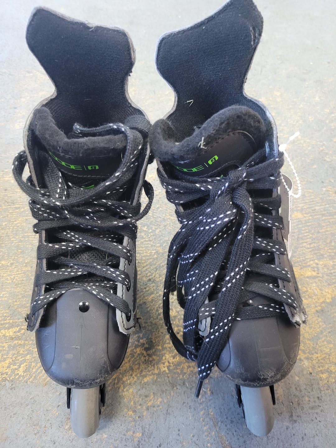 Used Tour Skate Code 9 Adj 11y-1 Adjustable Roller Hockey Skates ...