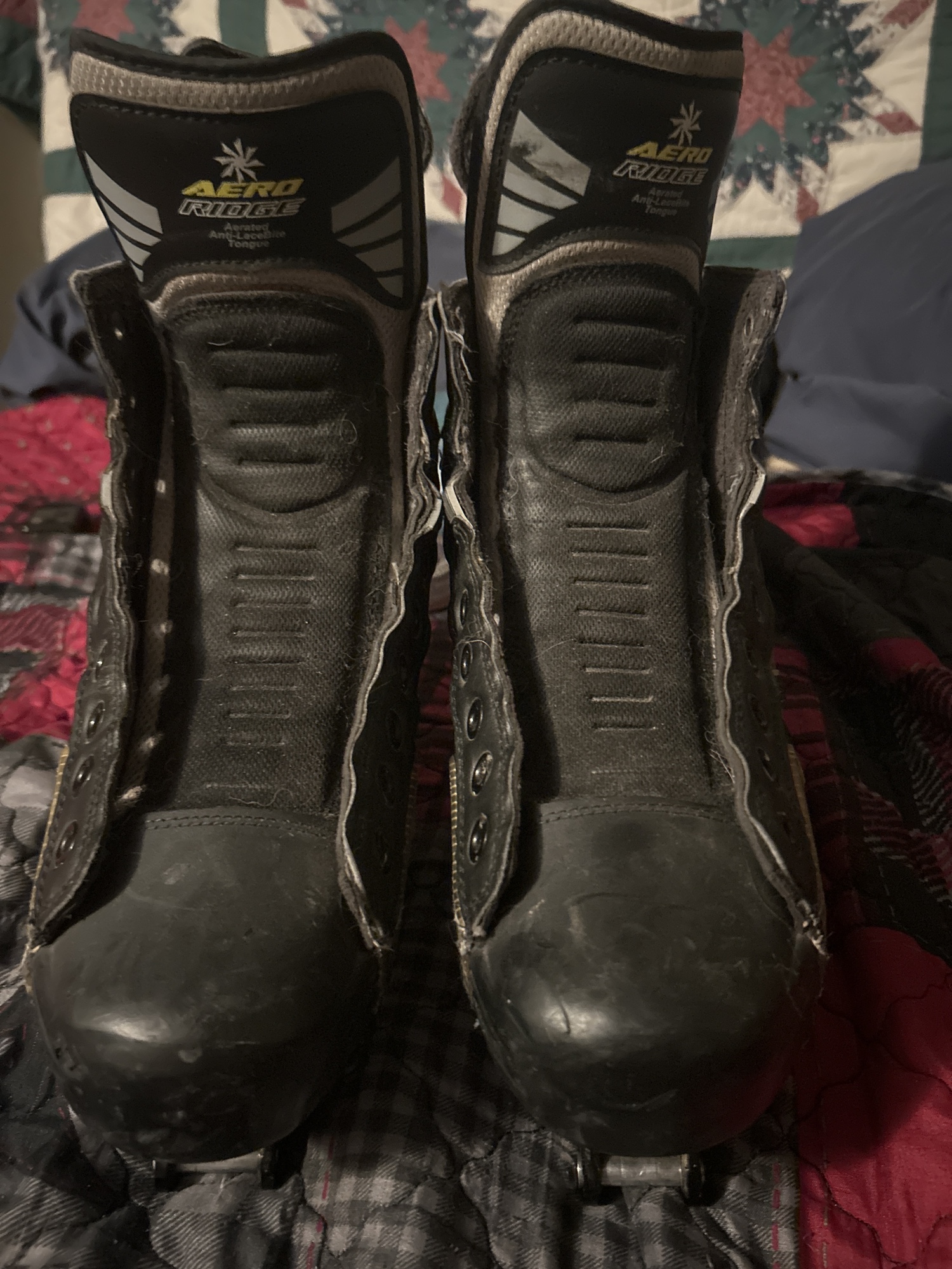 Size 10 Tour Fishbone Light 725 Rare Hockey Skates | SidelineSwap