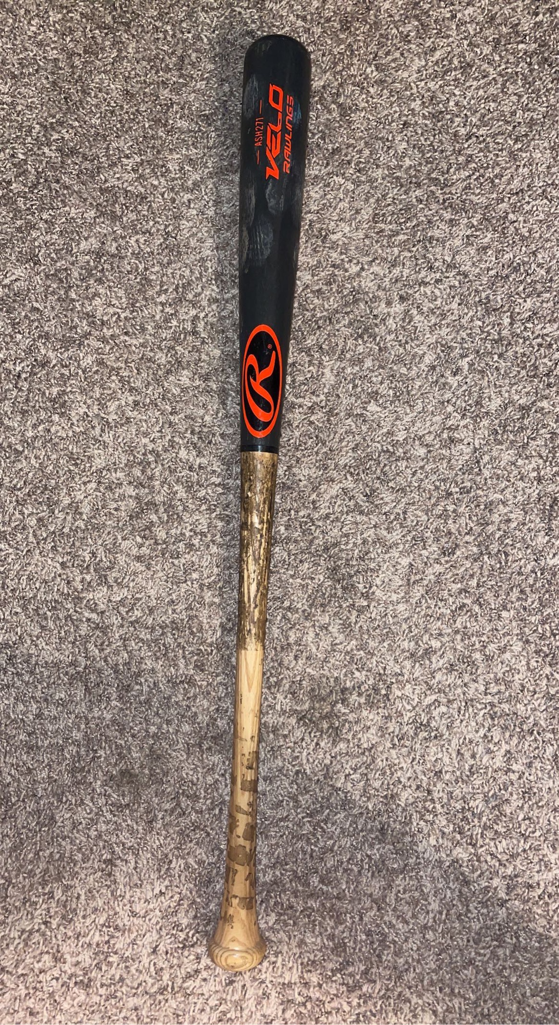 Used Wood (-3) 30 oz 33" Velo Bat | SidelineSwap
