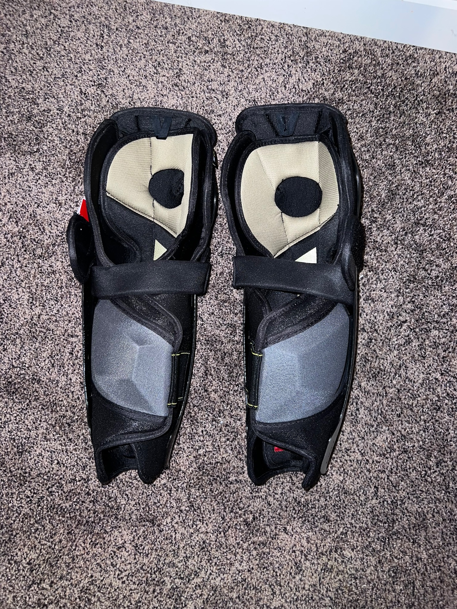 Ccm Vector Plus Shin Pads | SidelineSwap