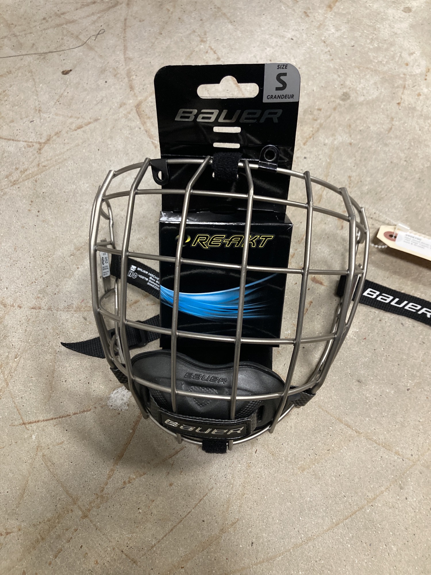 New Small Bauer Re-Akt Cage Cages, Visors & Shields | SidelineSwap