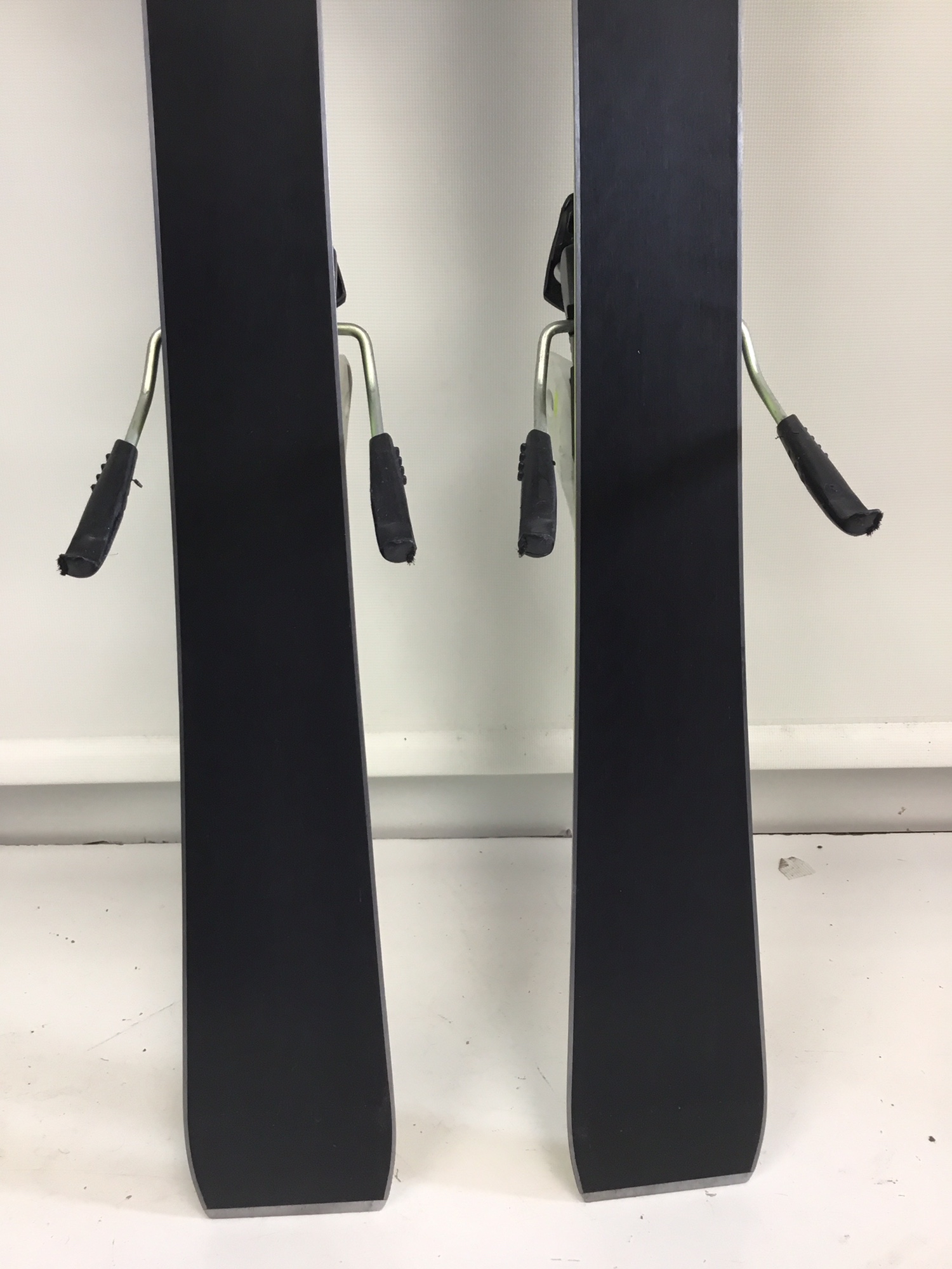 110 HEAD WorldCupRebels JR Skis | SidelineSwap