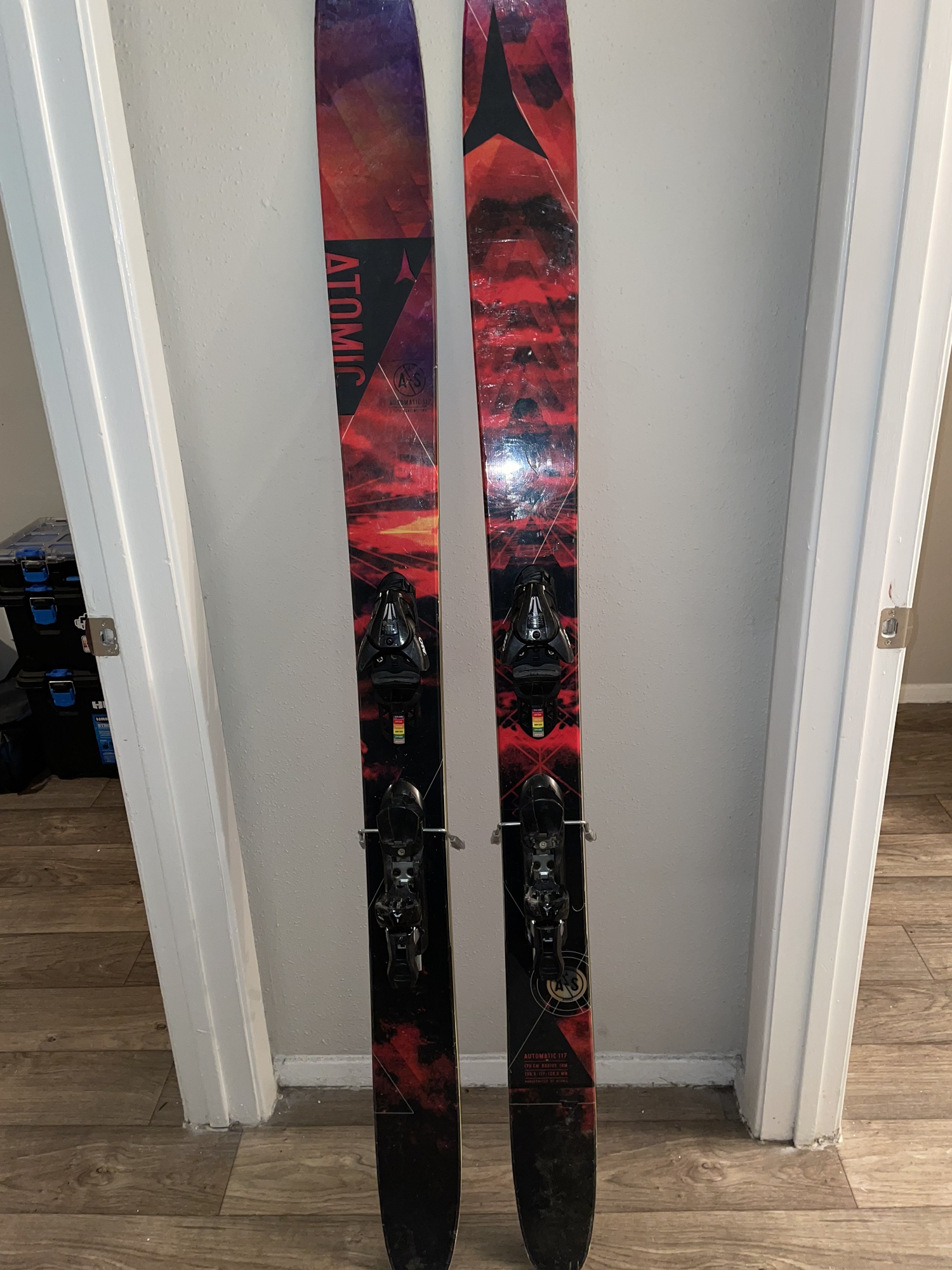 Atomic Automatic Skis With Bindings | SidelineSwap