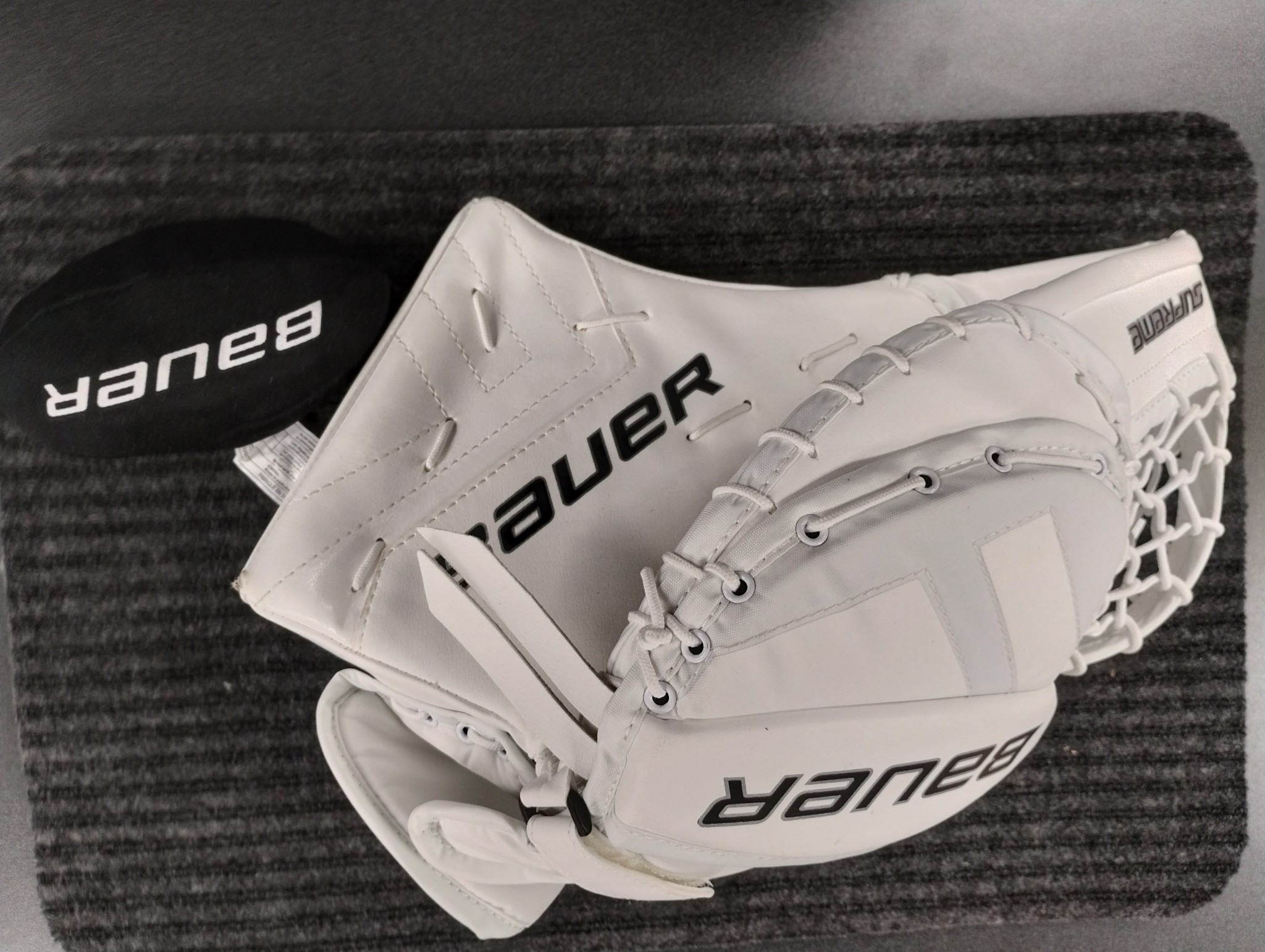 New Bauer Regular Supreme One.7 Goalie Glove | SidelineSwap