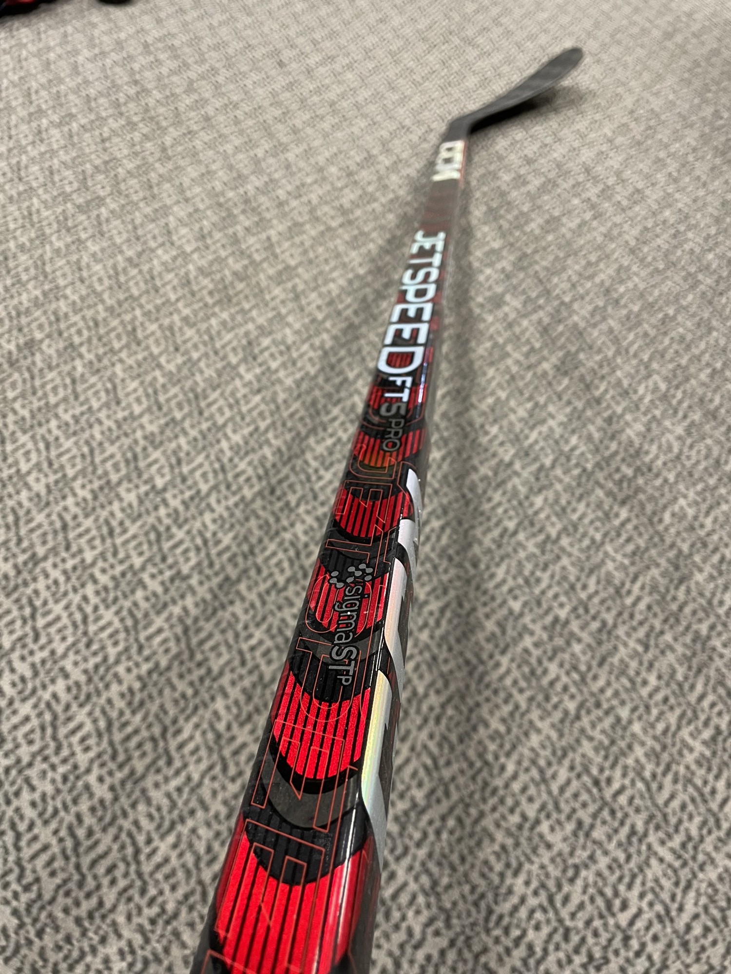 CCM FT5 Pro 85 flex P28 curve right hand stick | SidelineSwap