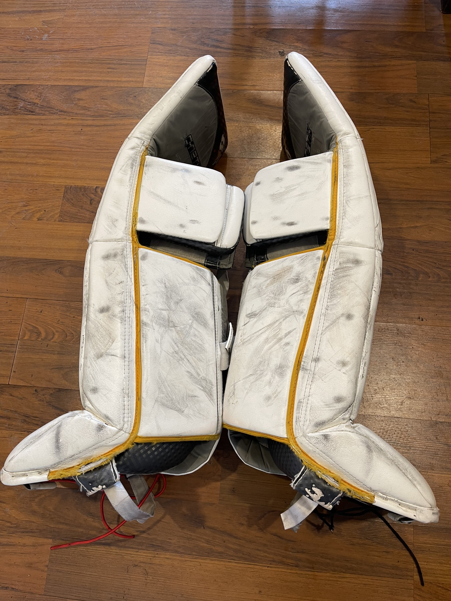 34" Brian's Brians Gnetik Pro II Goalie Leg Pads | SidelineSwap