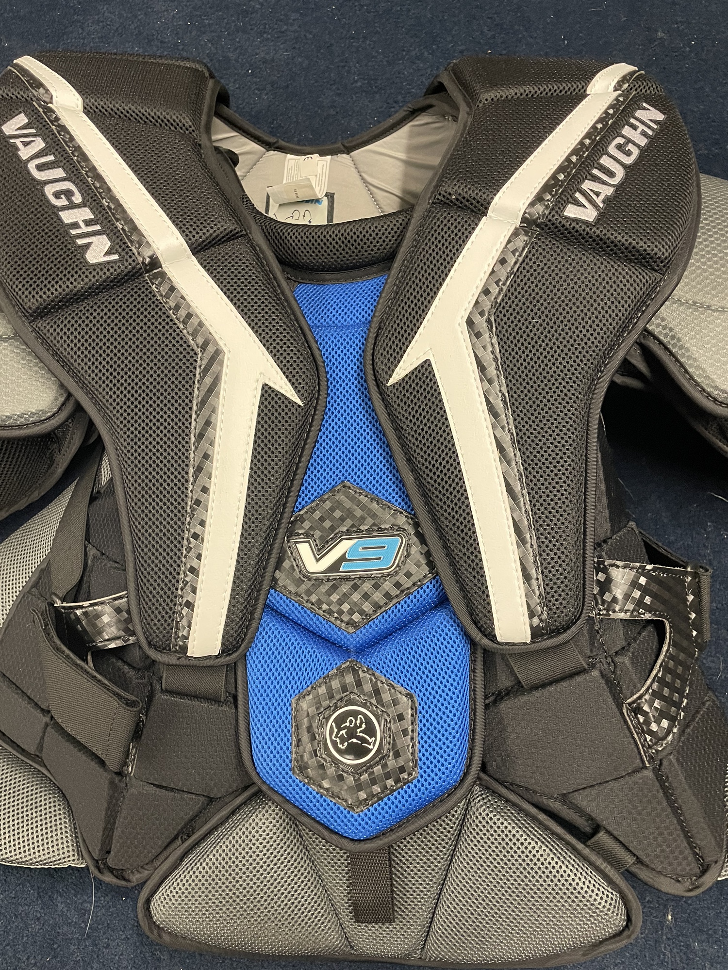 New Medium Vaughn Velocity V9 Pro Goalie Chest Protector | SidelineSwap