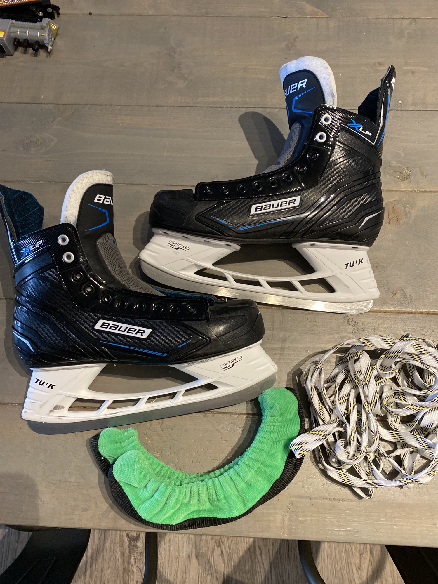 Used Bauer Regular Width Size 10.5 XLP Hockey Skates | SidelineSwap