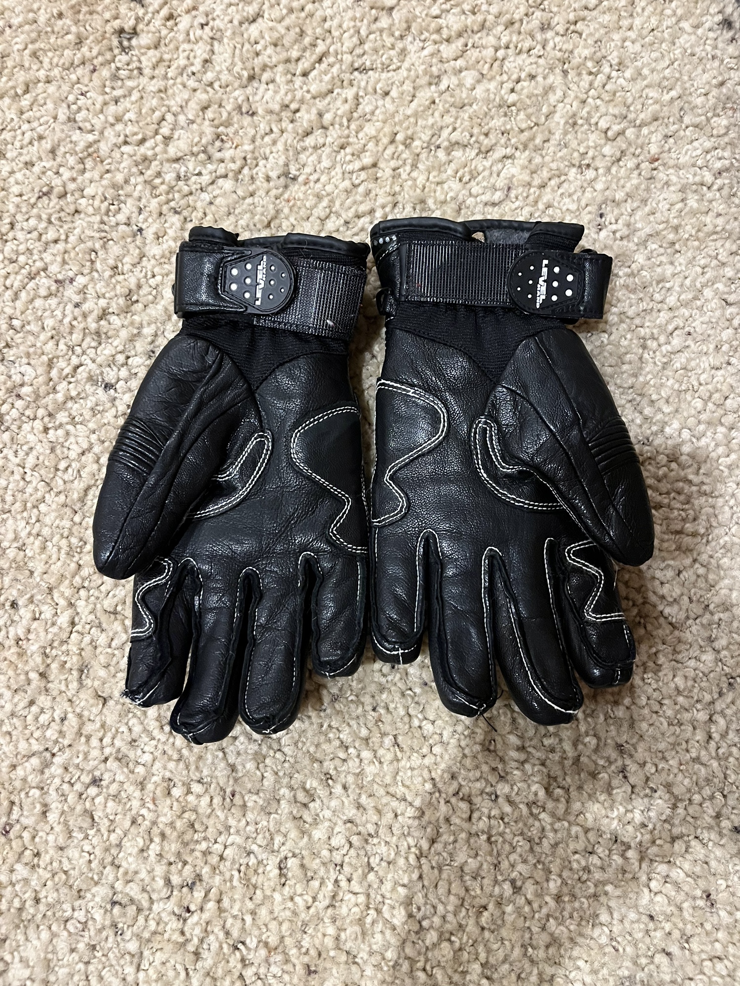 Black Used Small Level Gloves | SidelineSwap