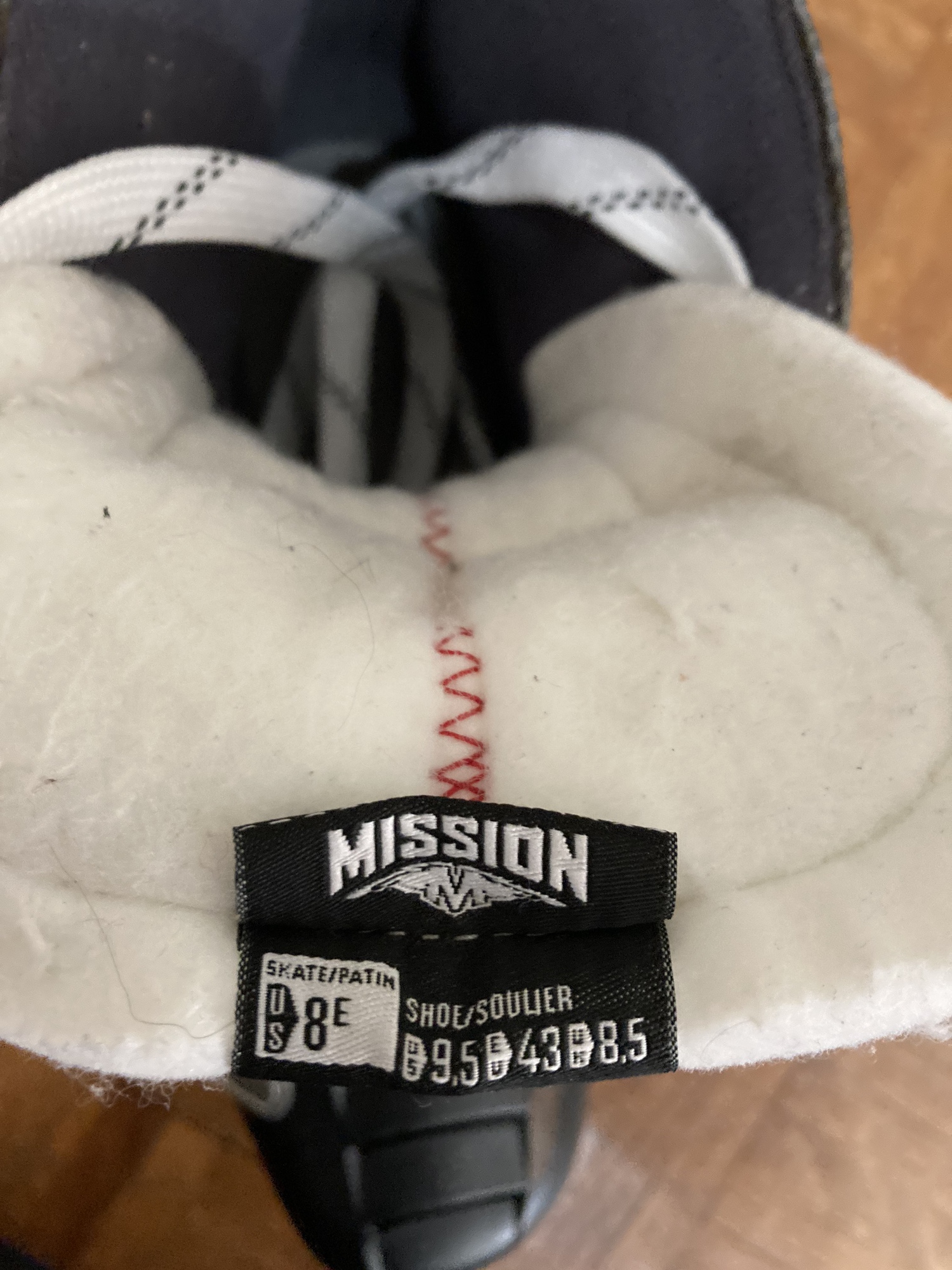 Mission Inhaler DS5 Size 8E Wide | SidelineSwap
